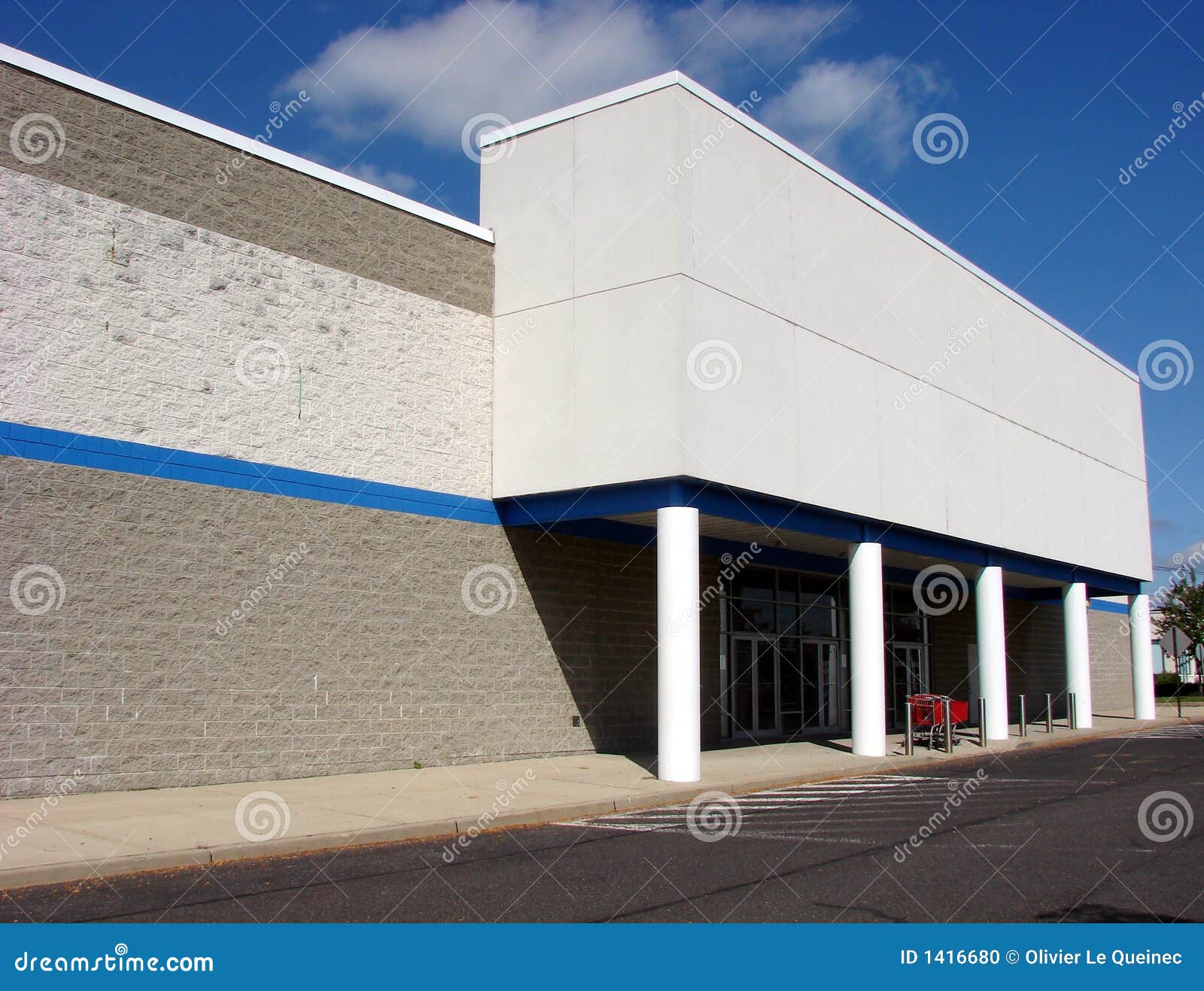 Vacant Big Box Store Abandoned Empty Mall Entrance Stock Photo - Image ...