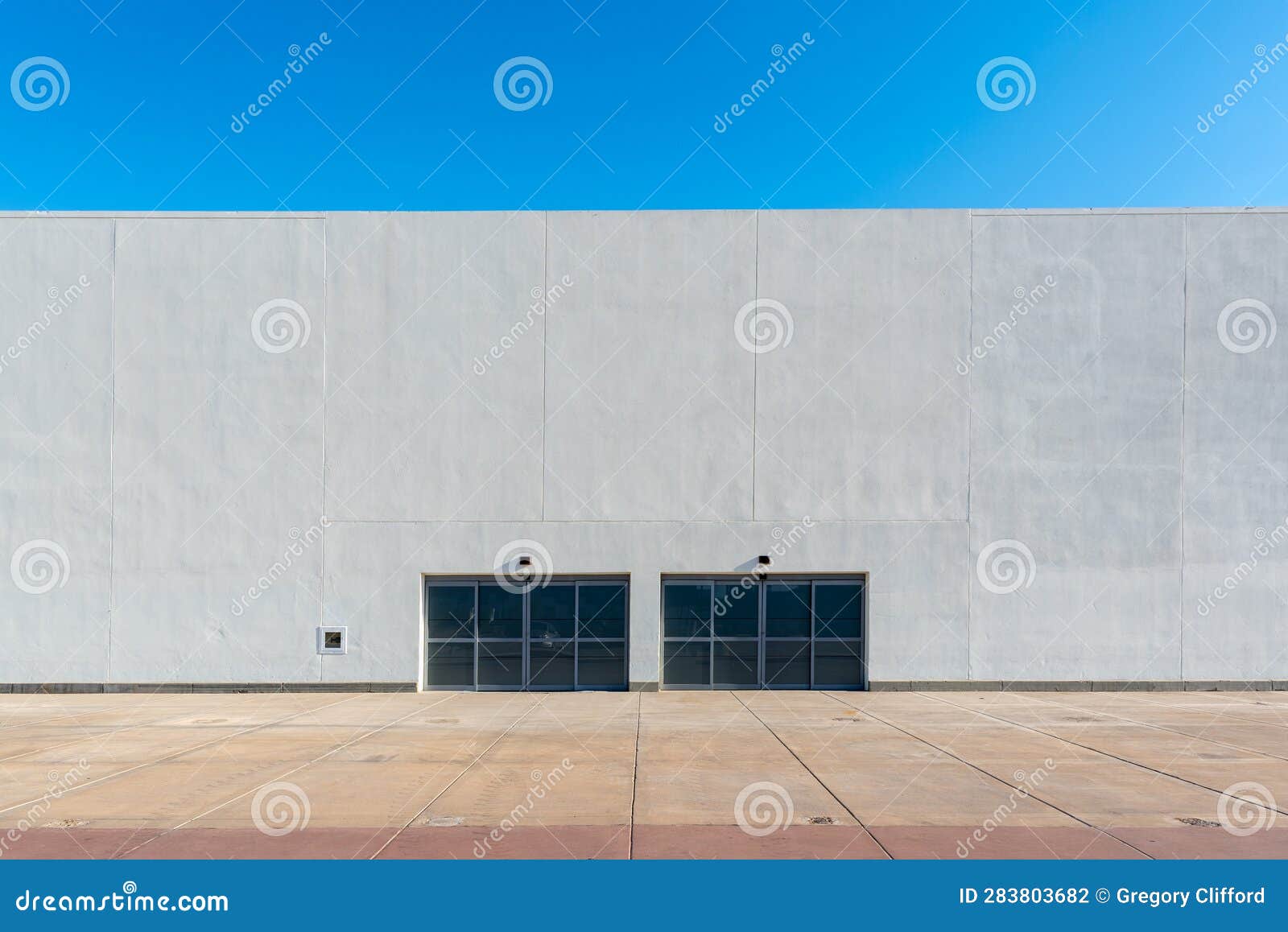 Vacant Retail Space stock photo. Image of entrance, grocery - 283803682