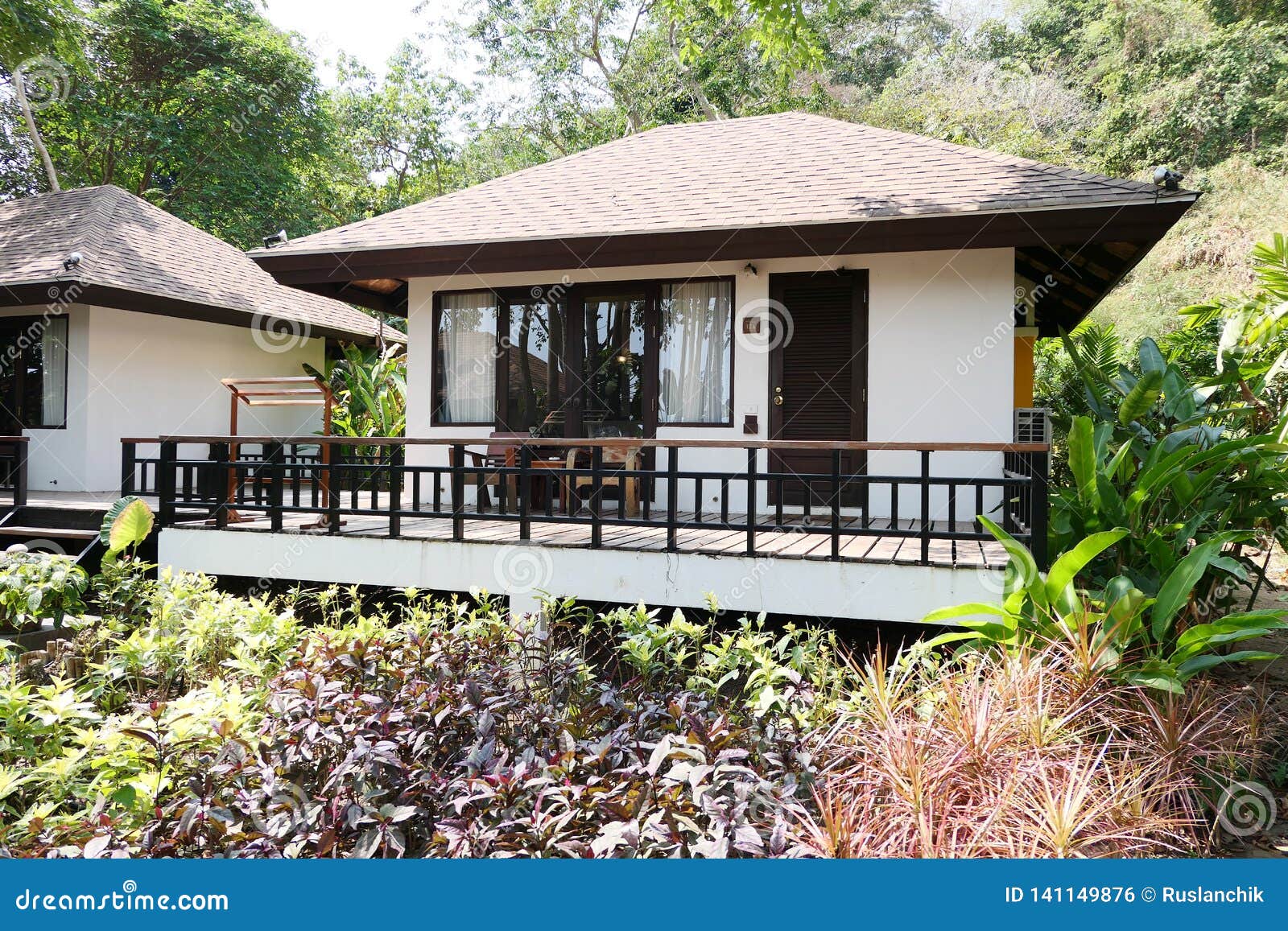 Vacation house stock photo. Image of modern, architecture - 141149876