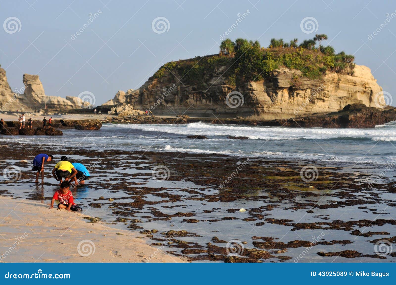 Vacation in Klayar Beach, Pacitan Editorial Stock Image - Image of east ...