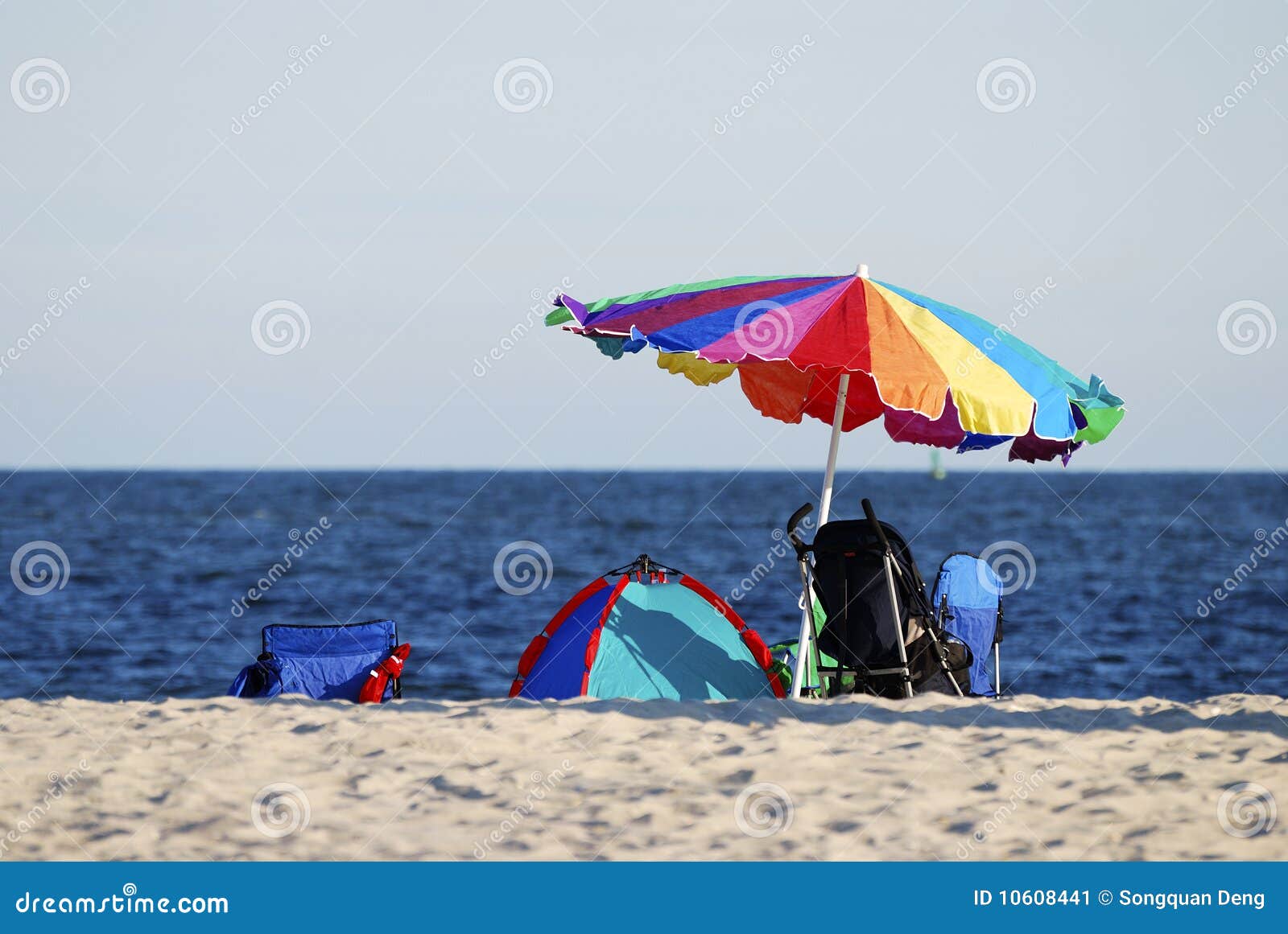 Vacation at sea shore stock image. Image of colorful - 10608441