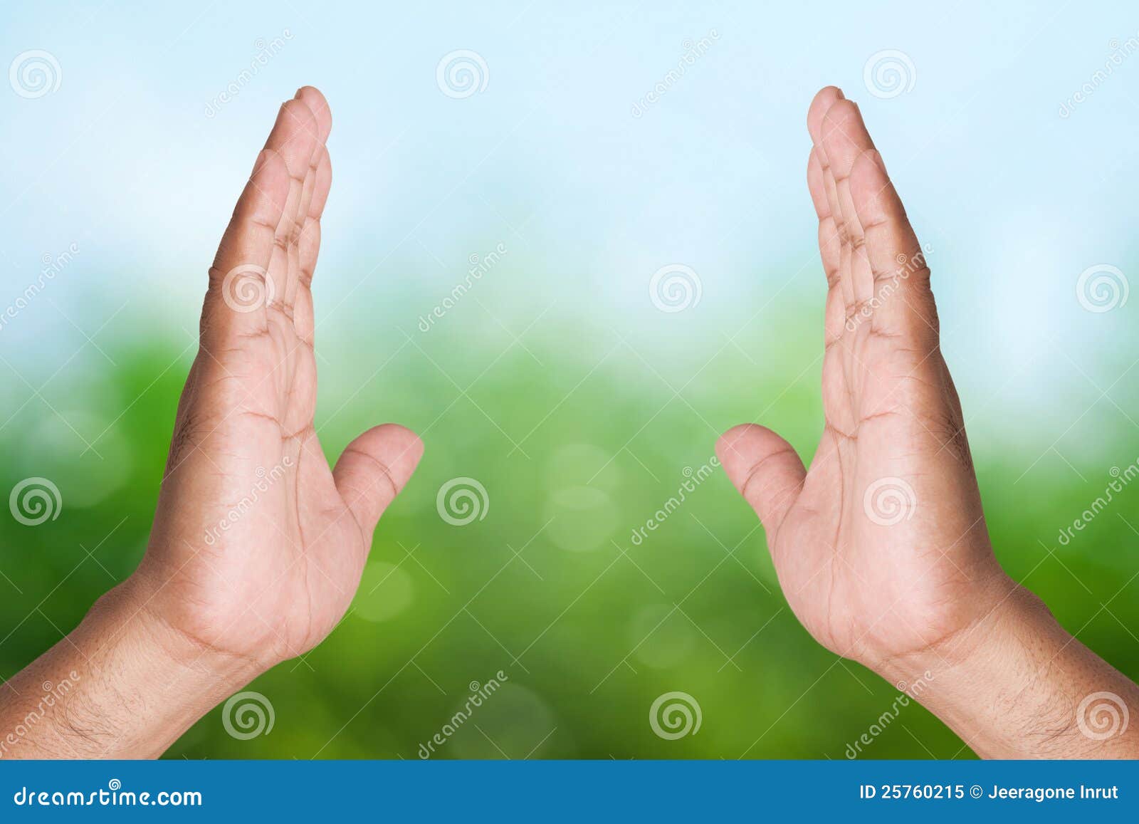 Vacie la mano abierta dos imagen de archivo. Imagen de carrying - 25760215