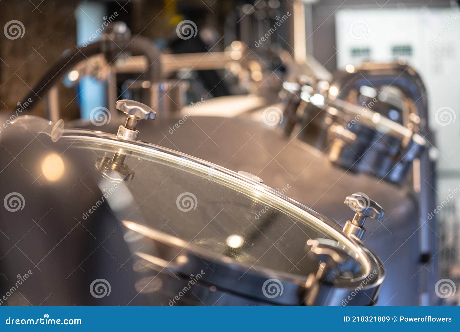 Vacuum Still for Distillation Performed Under Reduced Pressure for Gin ...