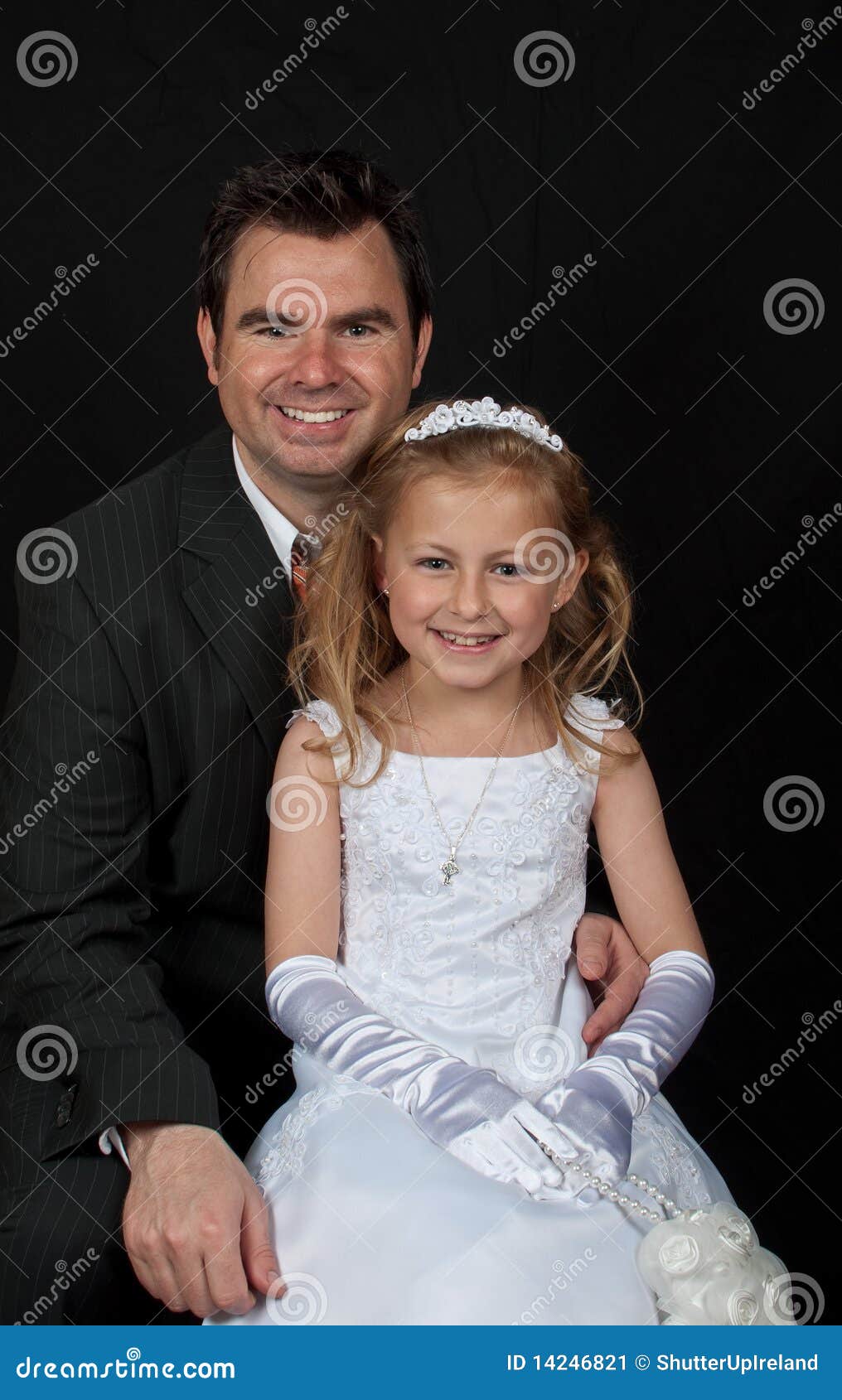 Vader en dochter stock afbeelding. Image of handen, meisje - 14246821