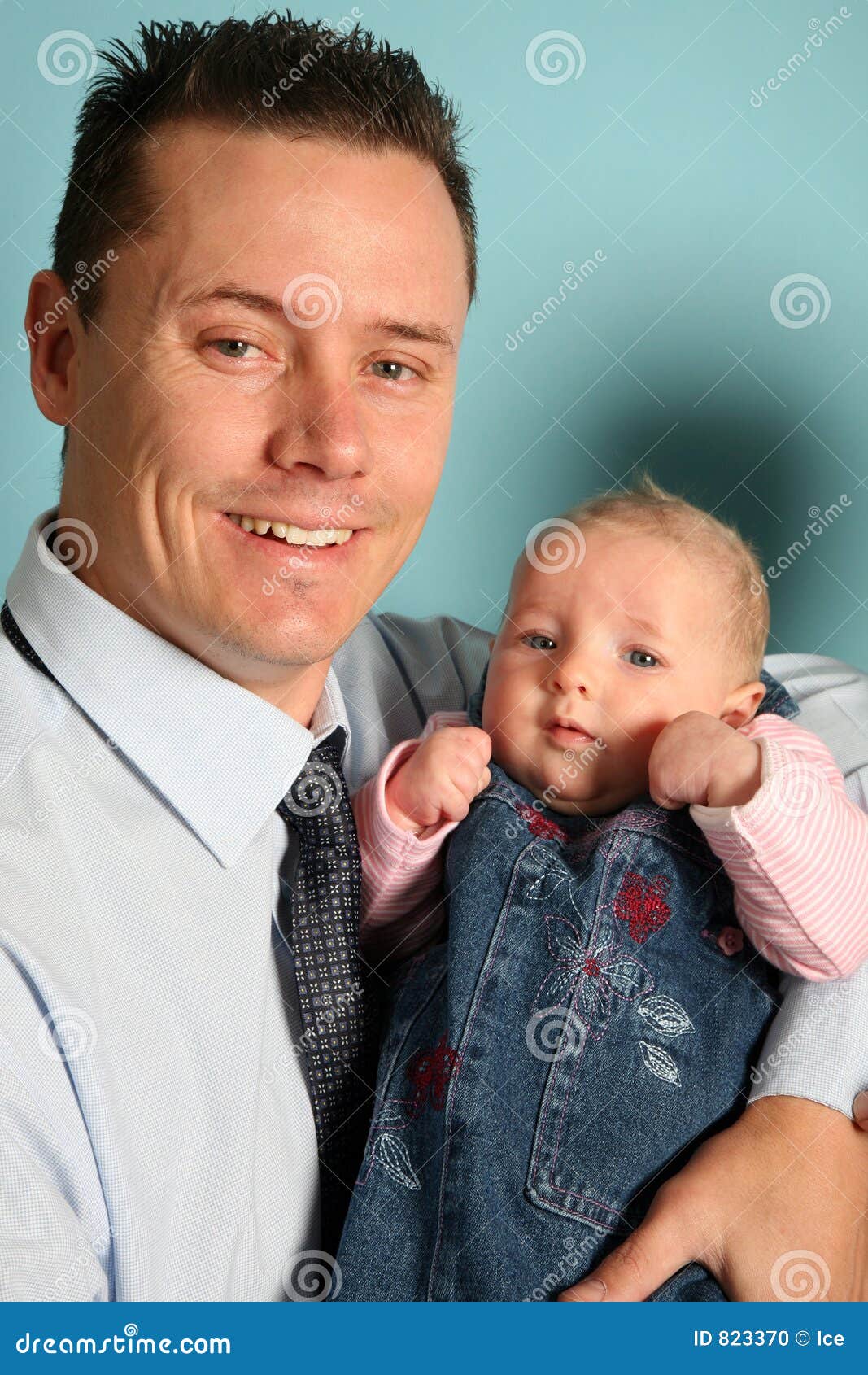 Vader en dochter stock foto. Image of begin, baby, wijfje - 823370