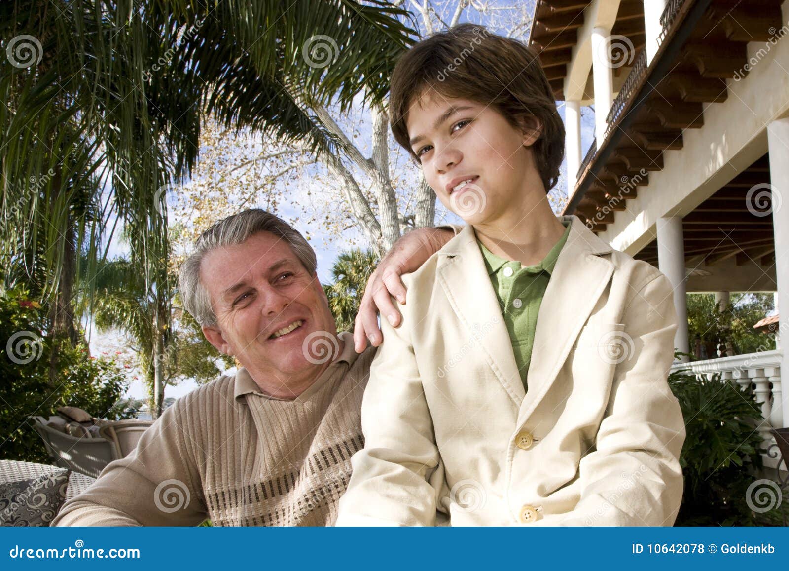 Vader en zoon stock foto. Image of vader, vakantie, portret - 10642078