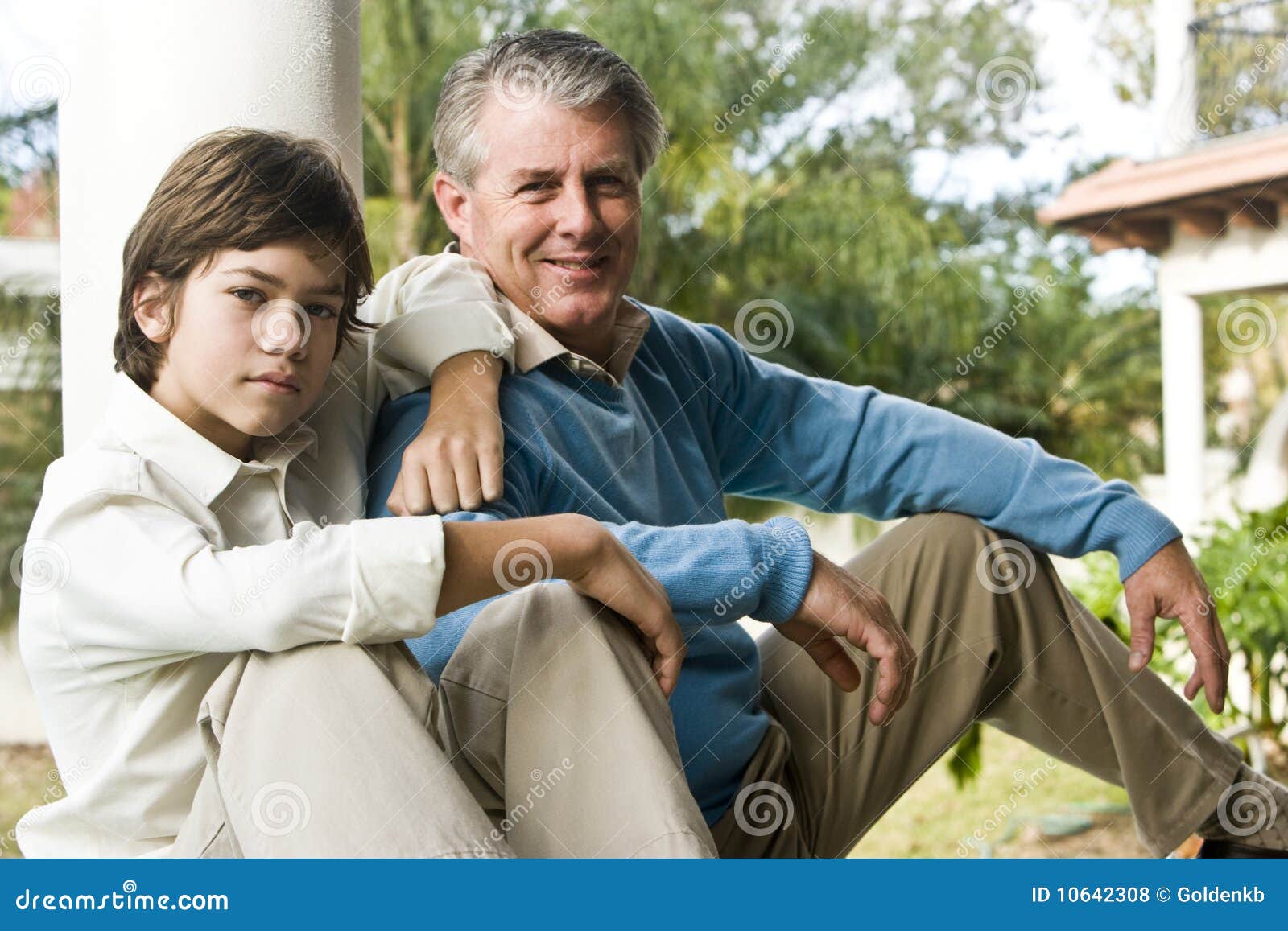 Vader en zoon stock foto. Image of jongen, camera, glimlach - 10642308