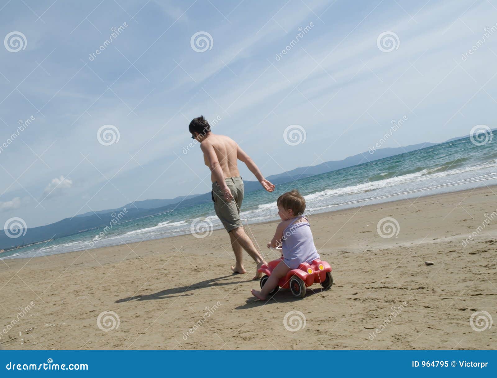 Vader en zoon stock afbeelding. Image of landschap, zand - 964795