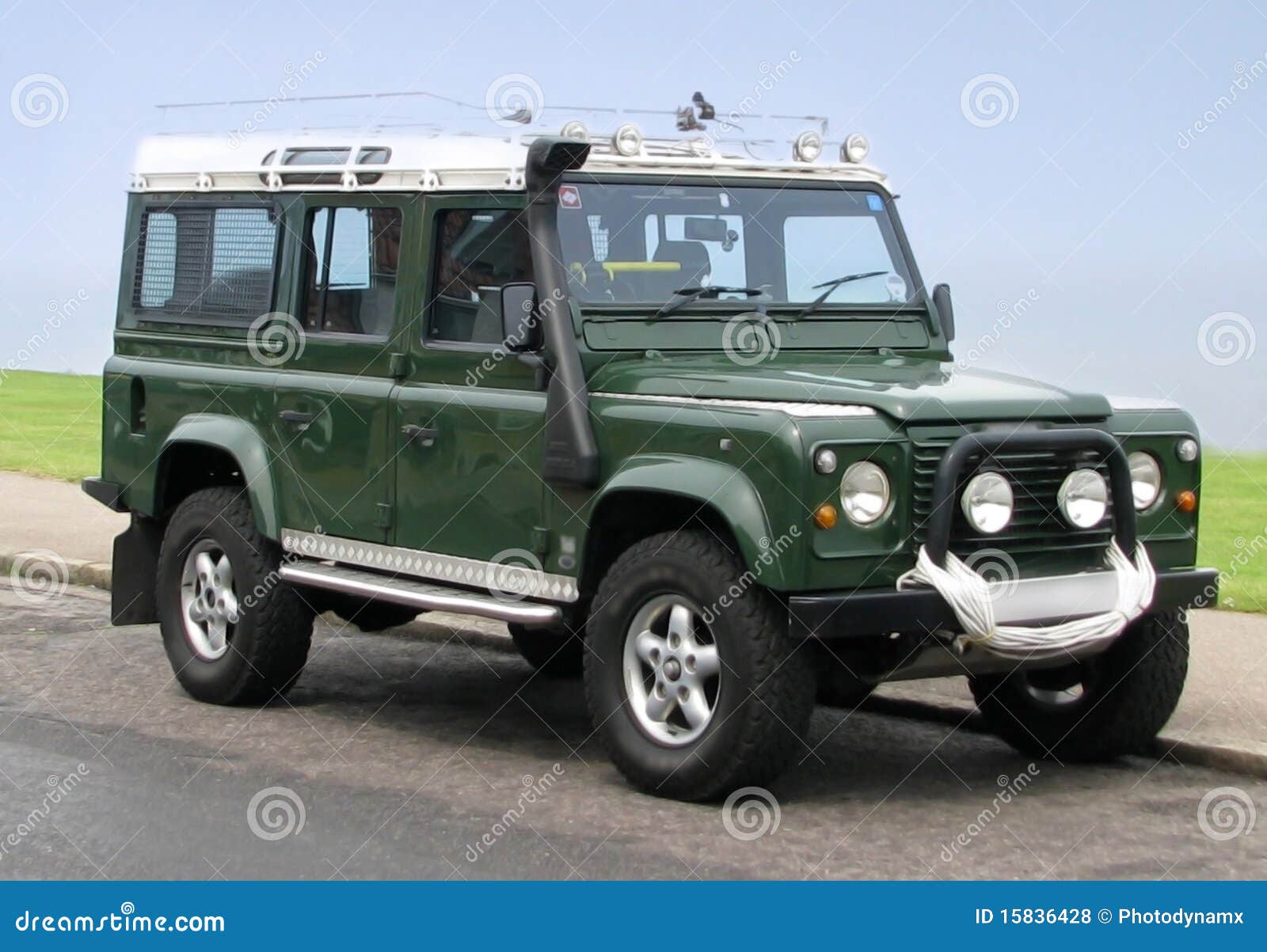 Vagão Do Jipe De Land Rover Foto de Stock - Imagem de base, longo: 15836428