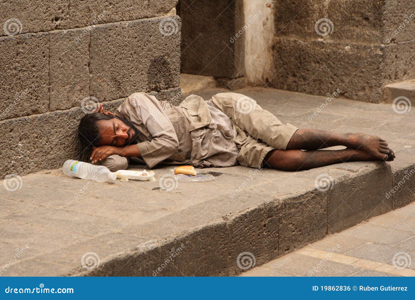 Vagrant in the street editorial photo. Image of lonely - 19862836