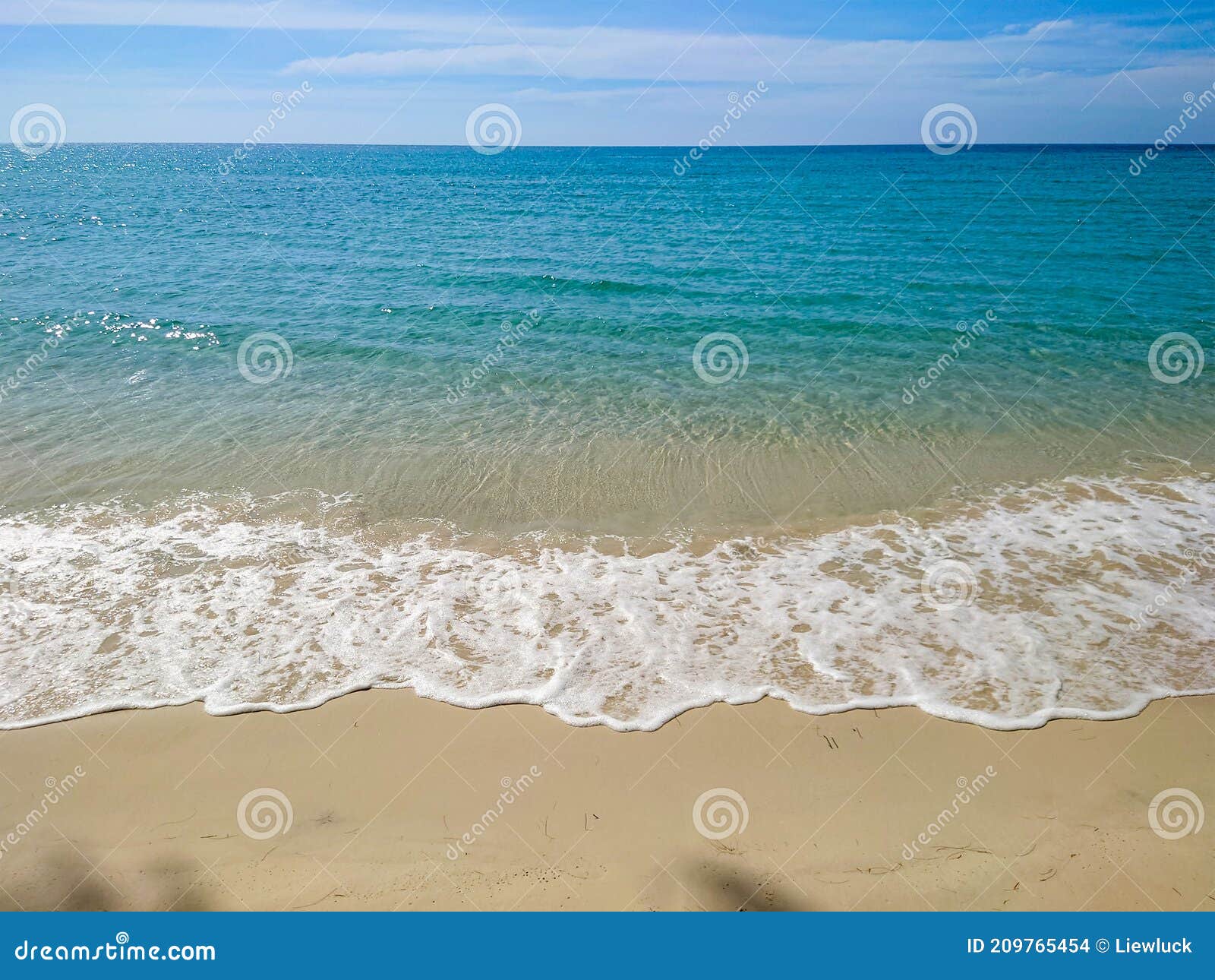 Vague douce de mer et photo stock. Image du compartiment - 209765454