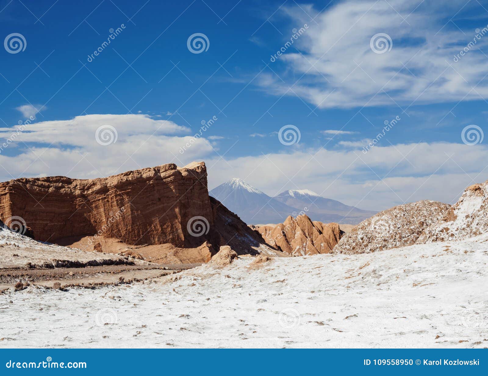 Vale Da Lua, Deserto De Atacama No Chile Foto de Stock - Imagem de ...