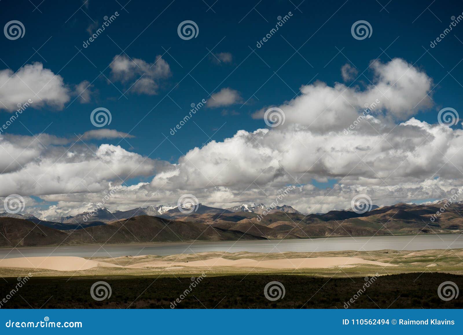Vale De Himalayas Tibet Do Rio Brahmaputra Foto de Stock - Imagem de ...