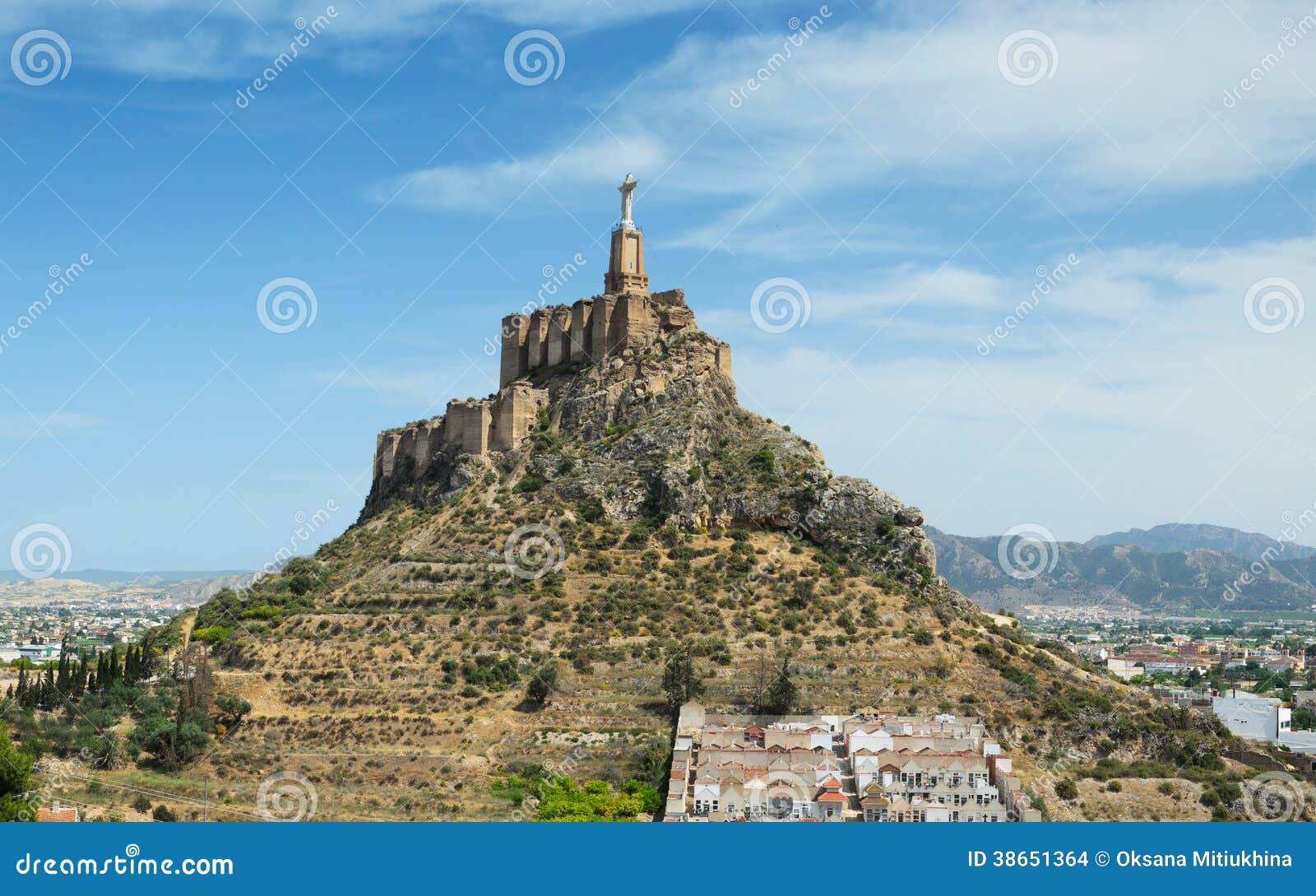 Vale Espanhol Com O Castelo Antigo De Monteagudo Foto de Stock - Imagem ...