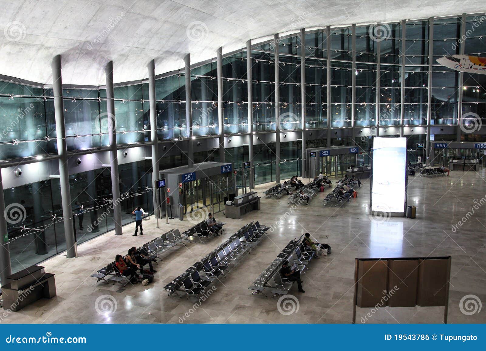 Valencia Airport editorial photo. Image of architecture - 19543786