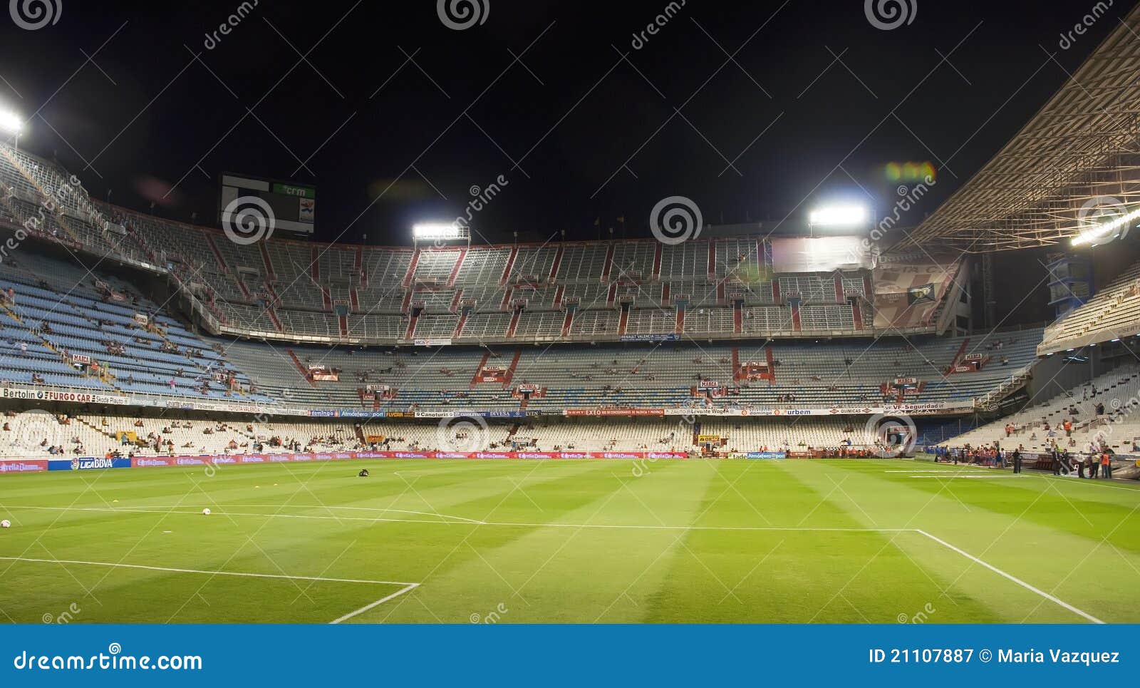 Valencia soccer field editorial photography. Image of marker - 21107887