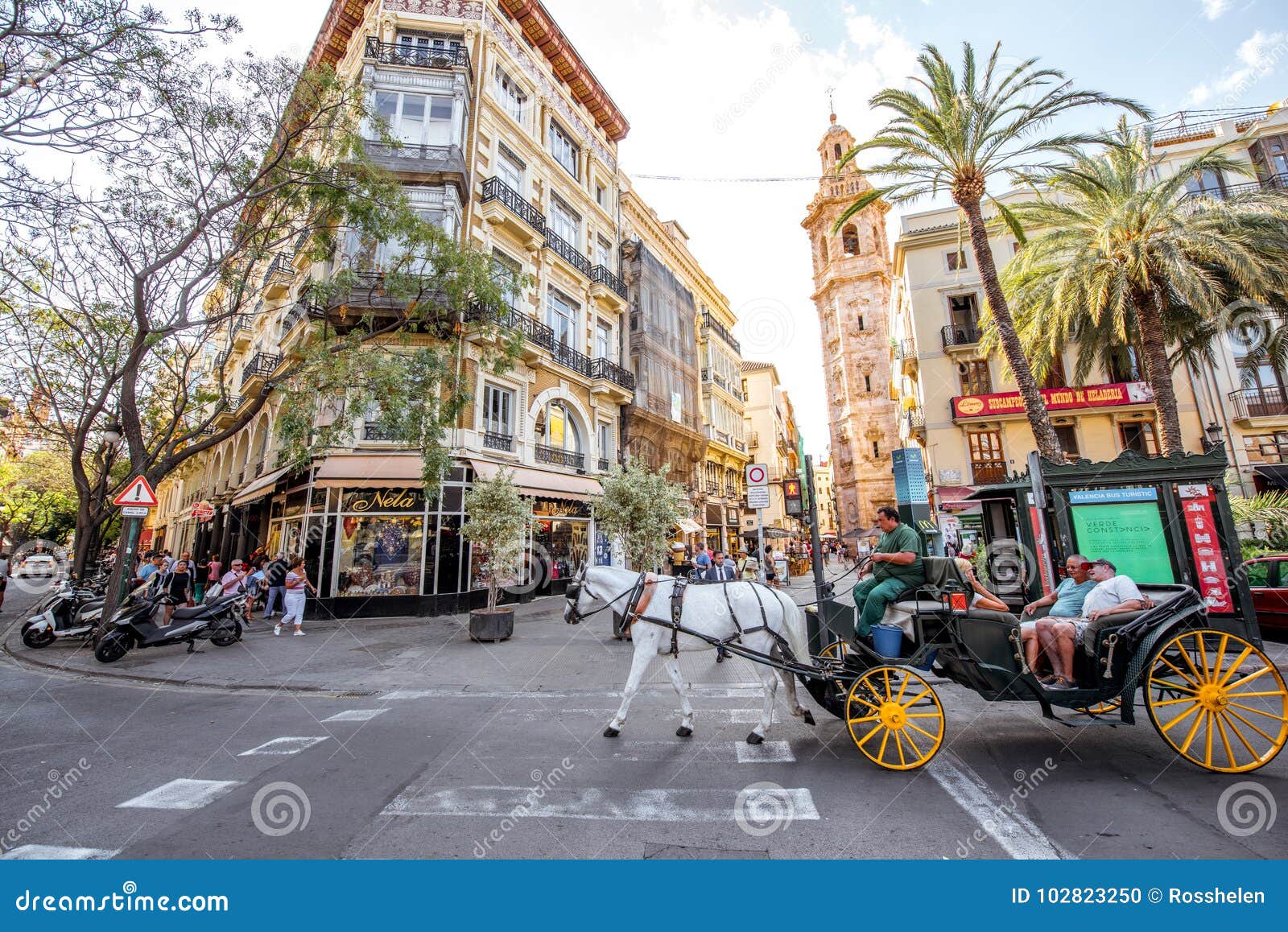 Valencia stad i Spanien redaktionell foto. Bild av korsning - 102823250