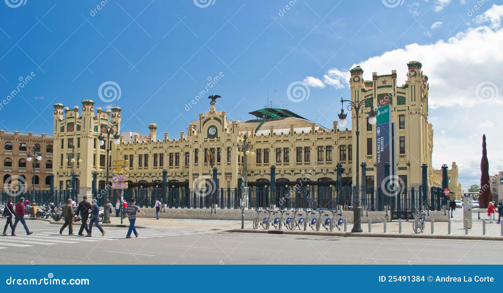 Valencia Train Station editorial stock image. Image of tourist - 25491384
