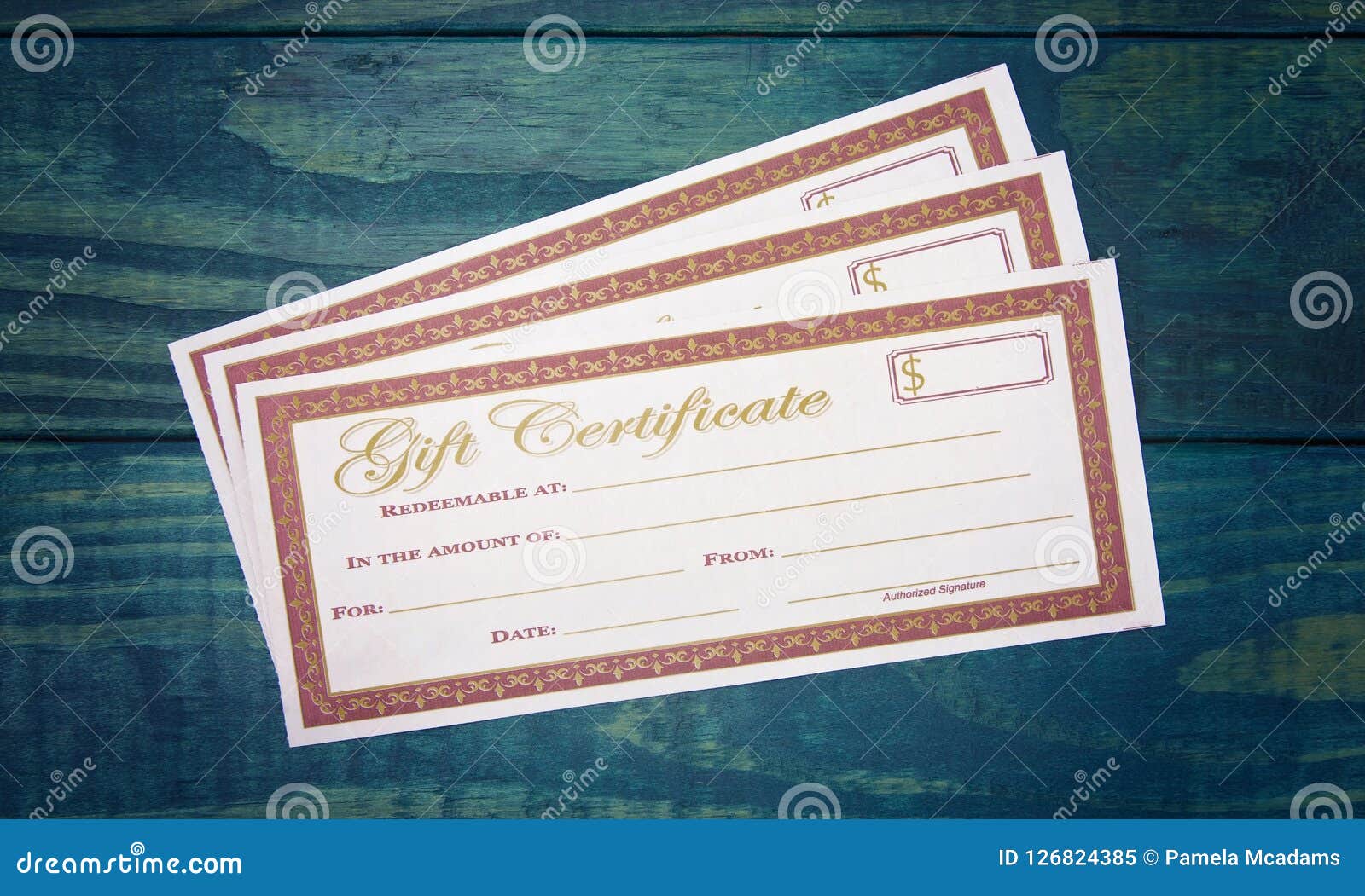 Vales En Blanco En Una Tabla De Madera Imagen de archivo - Imagen de ...