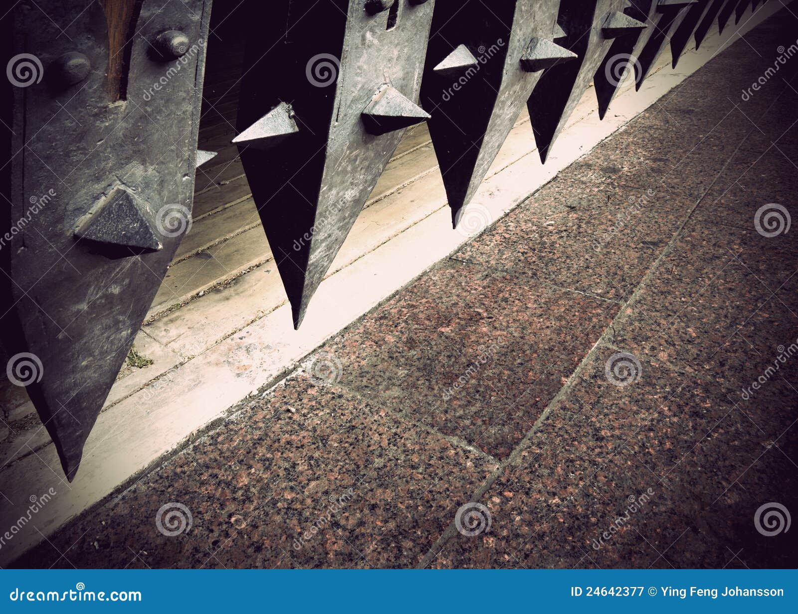 Valhek stock afbeelding. Image of scherp, metaal, koninklijk - 24642377