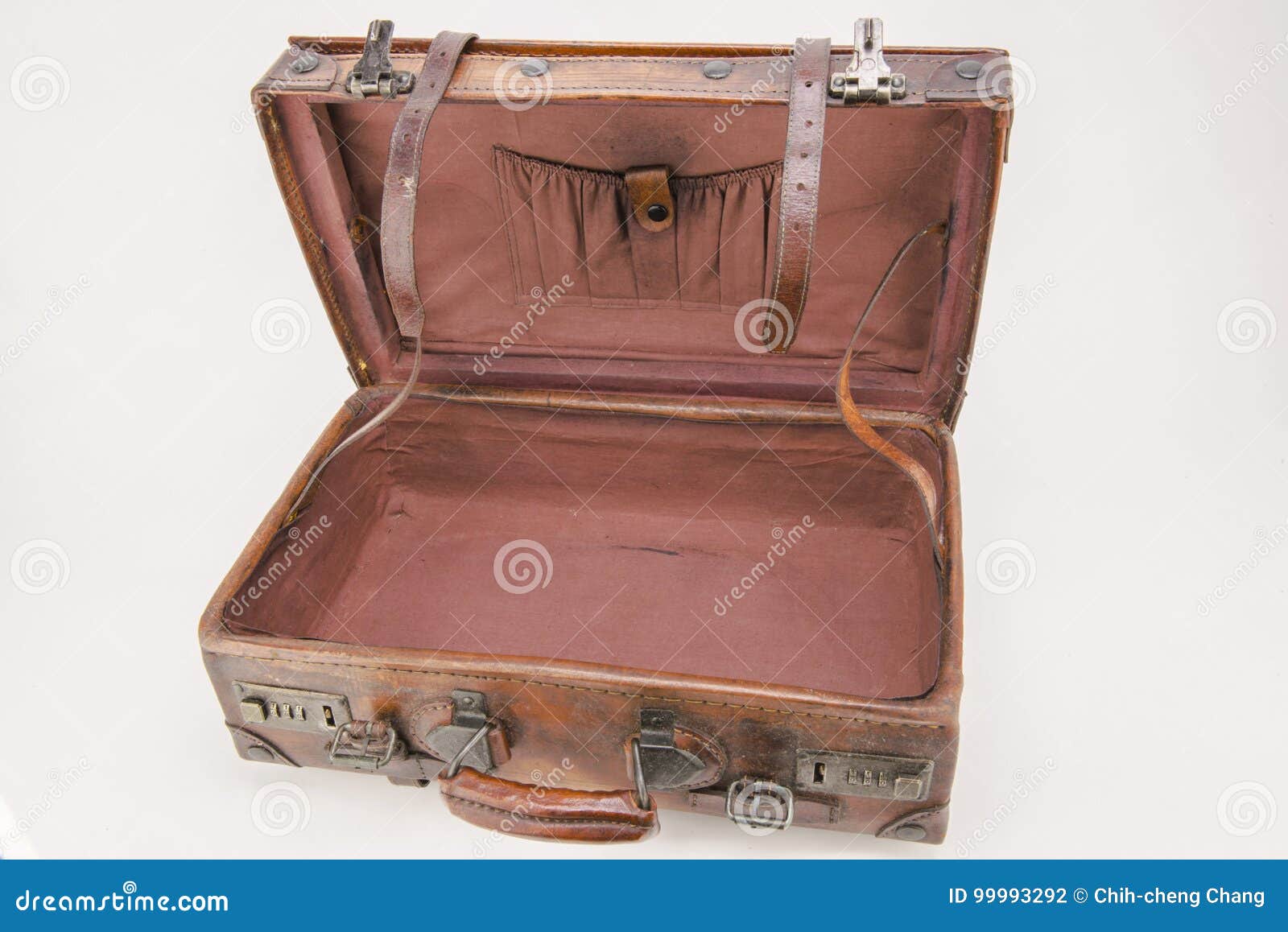 Valigia aperta fotografia stock. Immagine di sacchetto - 99993292