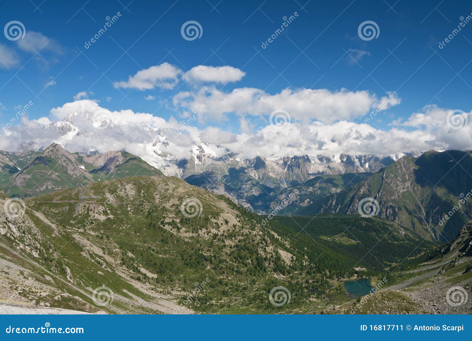 Valle de Arpy, Italia imagen de archivo. Imagen de vacaciones - 16817711