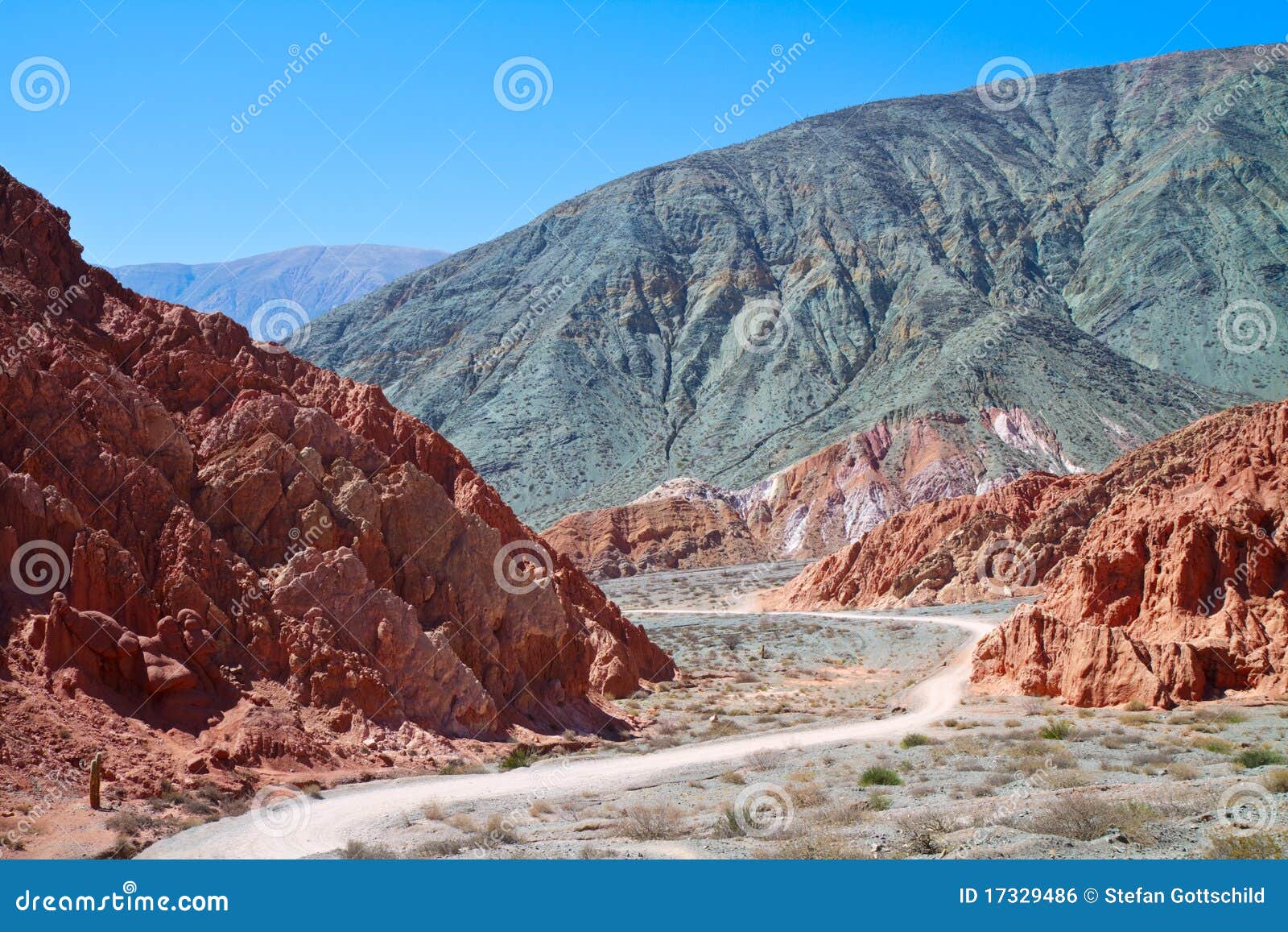 Valle de Humahuaca foto de archivo. Imagen de camino - 17329486
