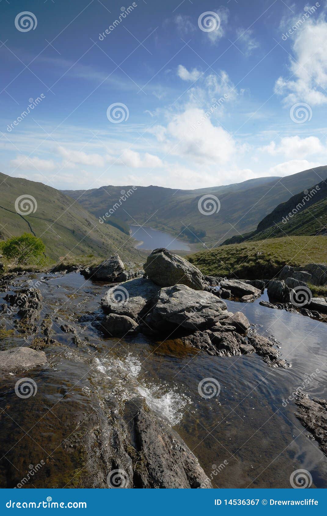 Valle de Mardale imagen de archivo. Imagen de districto - 14536367