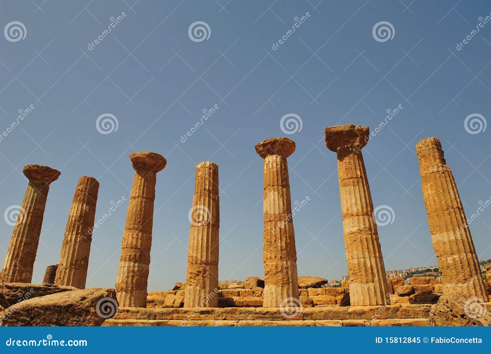 Valle Delle Tempie a Agrigento Immagine Stock - Immagine di ...
