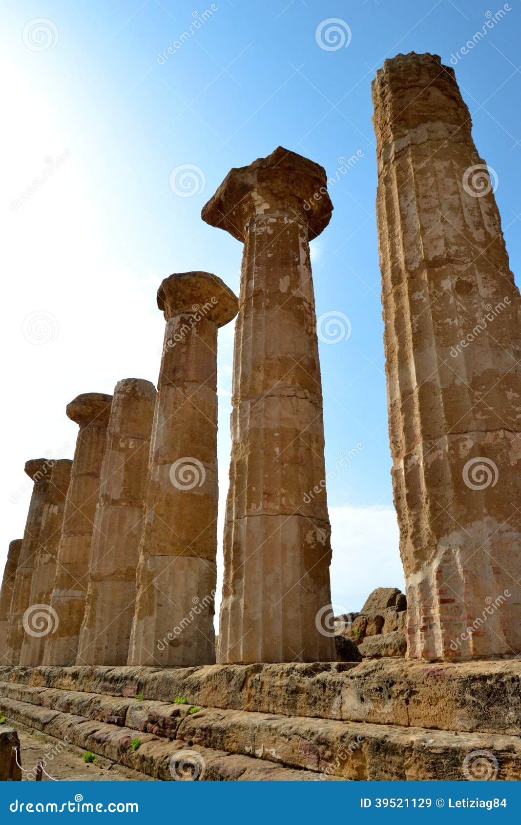 Valle Delle Tempie, Sicilia Immagine Stock - Immagine di monumento ...