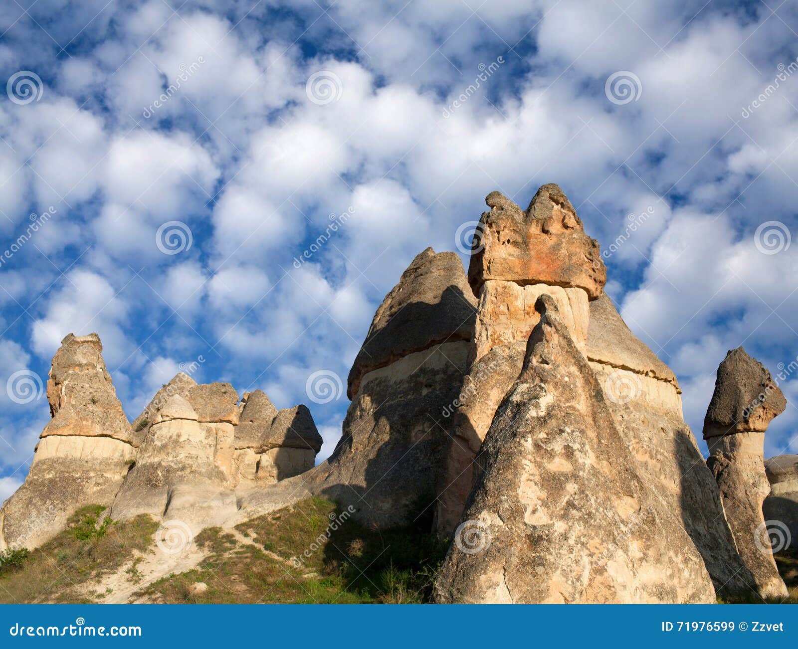 Valle Di Pasabag in Cappadocia, Turchia Immagine Stock - Immagine di ...
