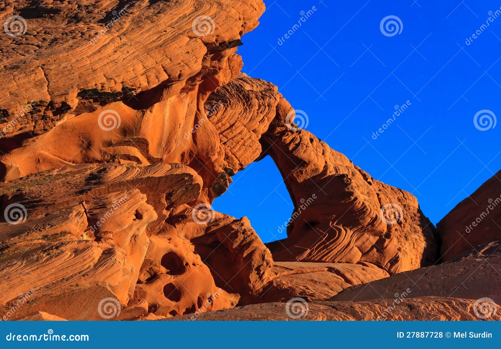 Vallei Van Brand: De Rots Van De Boog Stock Foto - Image of erosie ...