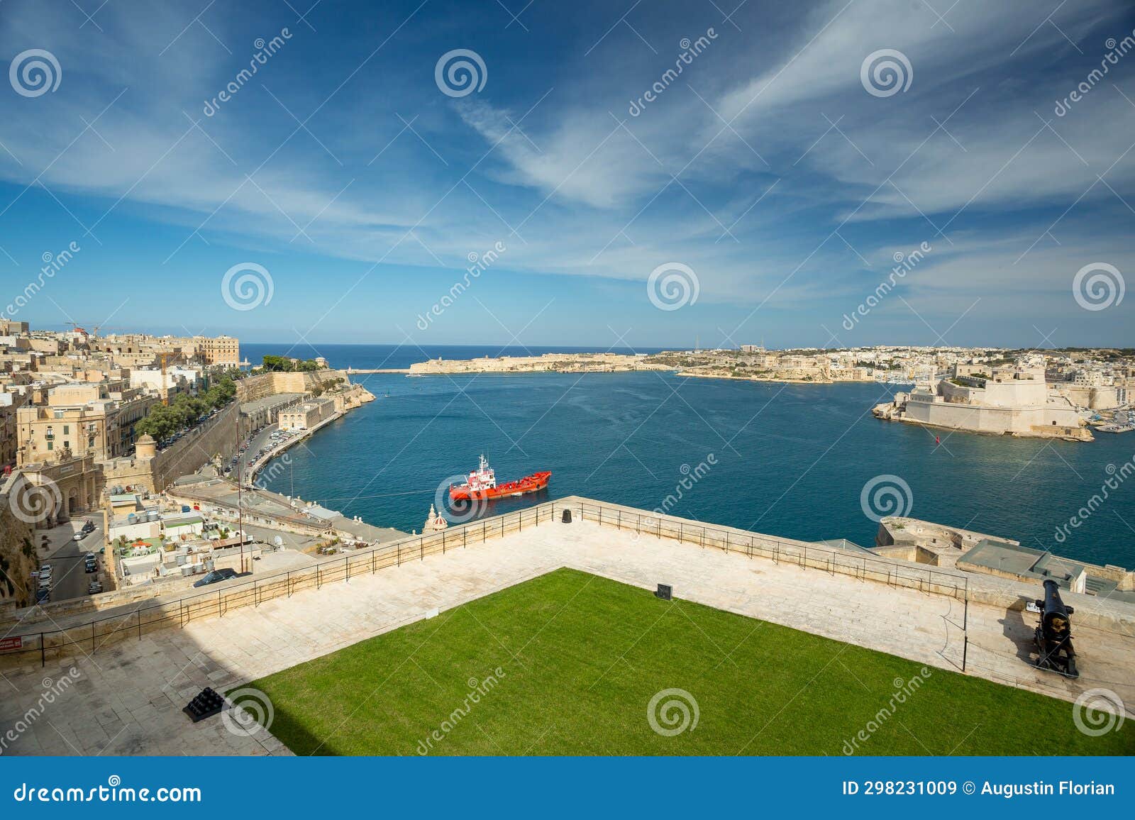 Valletta, Malta. Saluting Battery and Harbour Editorial Stock Image ...