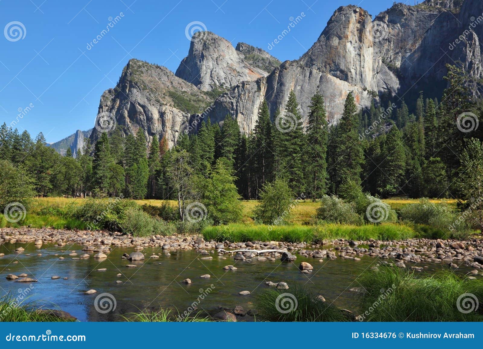 The Valley of the Merced River Stock Photo - Image of valley, scenic ...