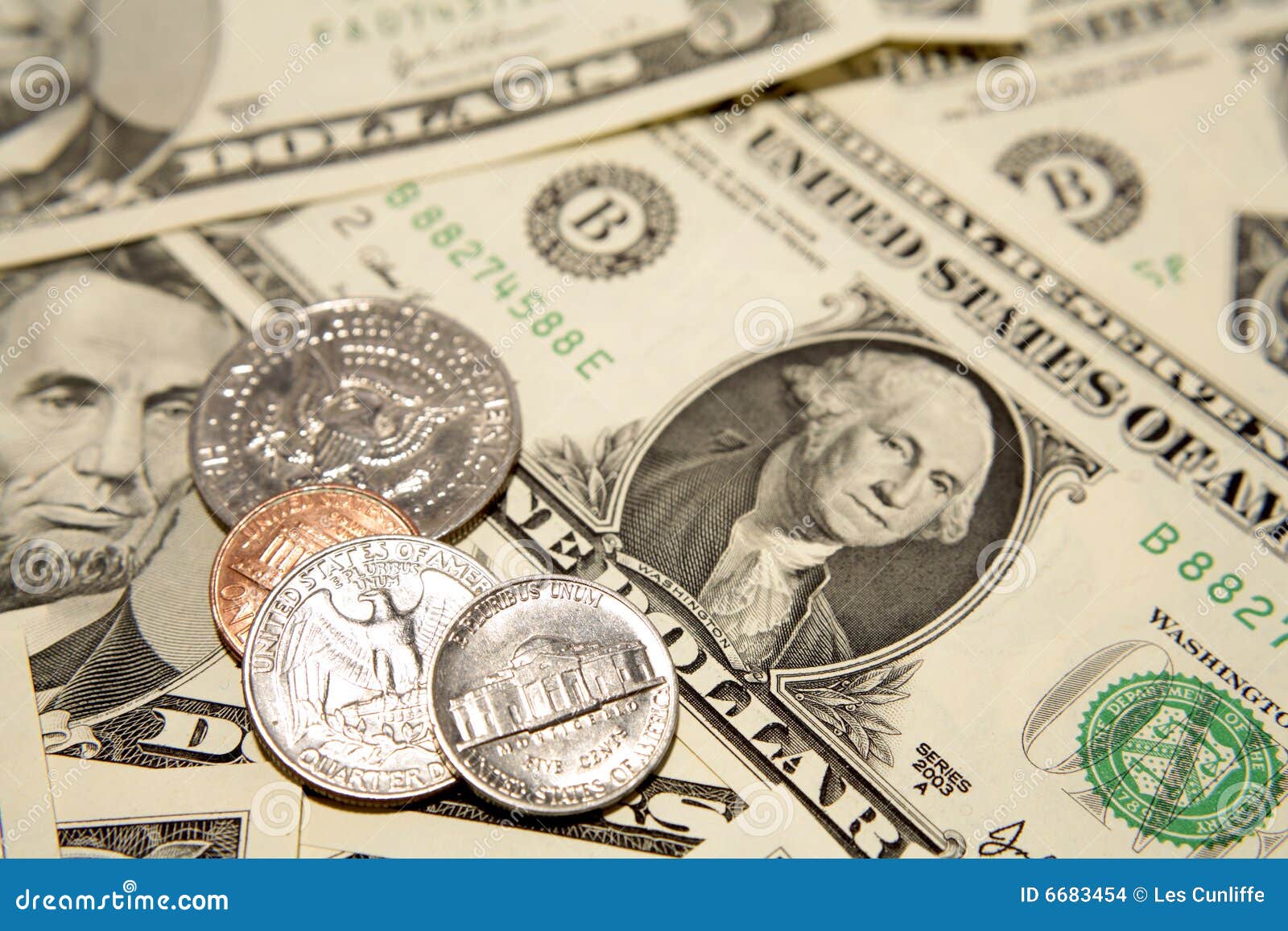 Valuta degli Stati Uniti fotografia stock. Immagine di seriale - 6683454