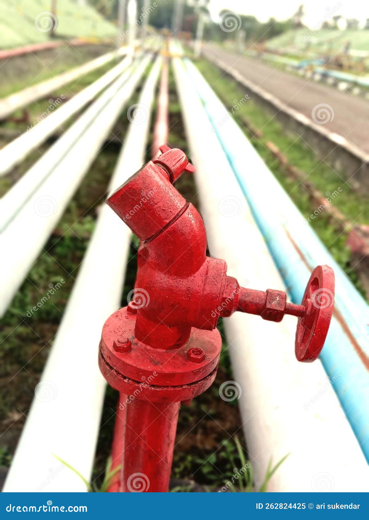 Valve hydrant, pipe, stock image. Image of vehicle, spring - 262824425