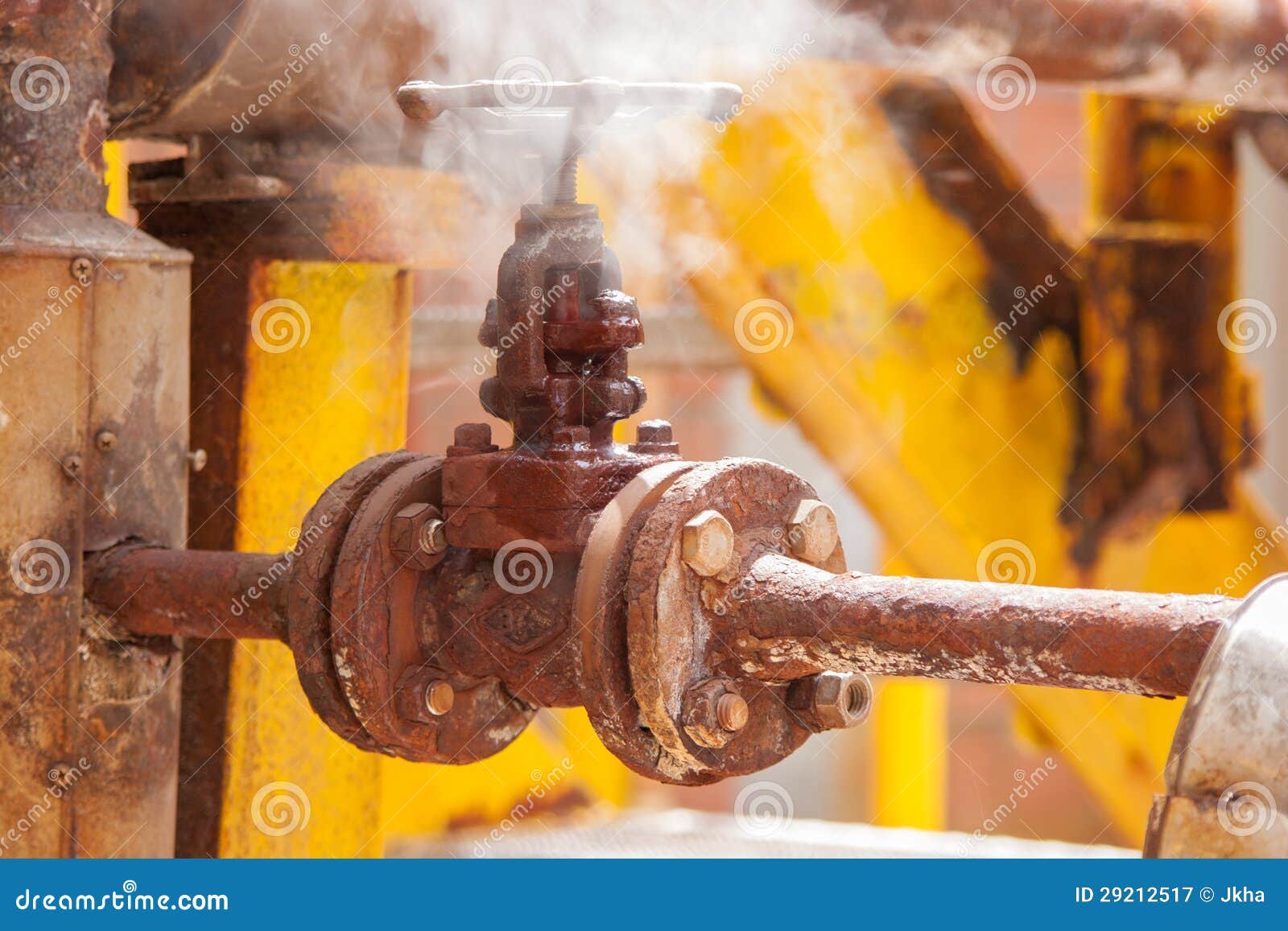 Valve on the pipeline stock image. Image of connection - 29212517