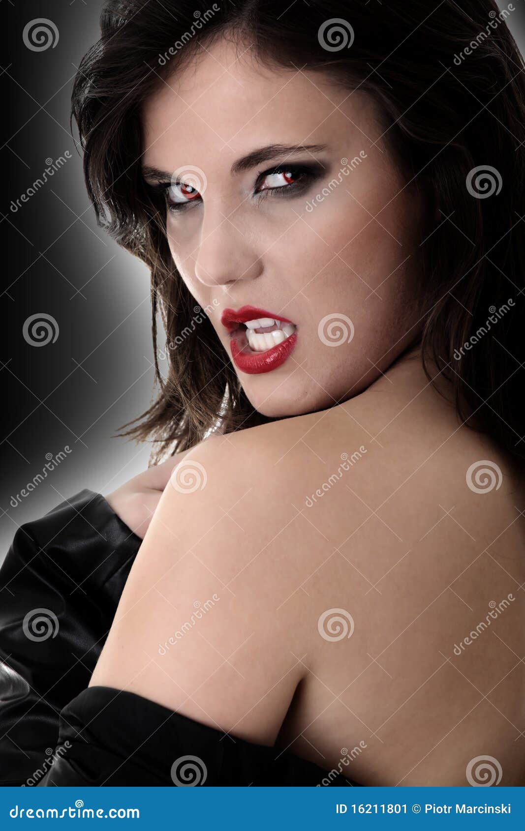 Vampire féminin image stock. Image du colère, foncé, diable - 16211801