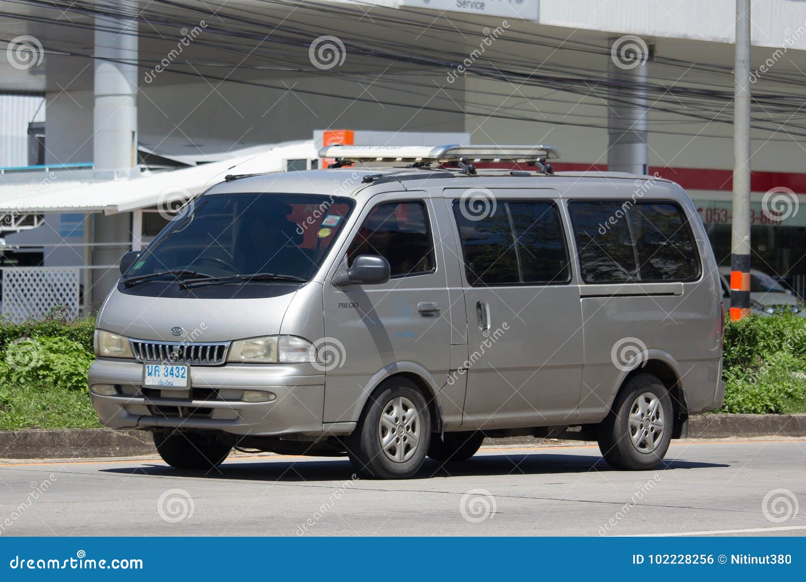 Van Car Privado, Kia Pregio Foto editorial - Imagen de calle, automotor ...