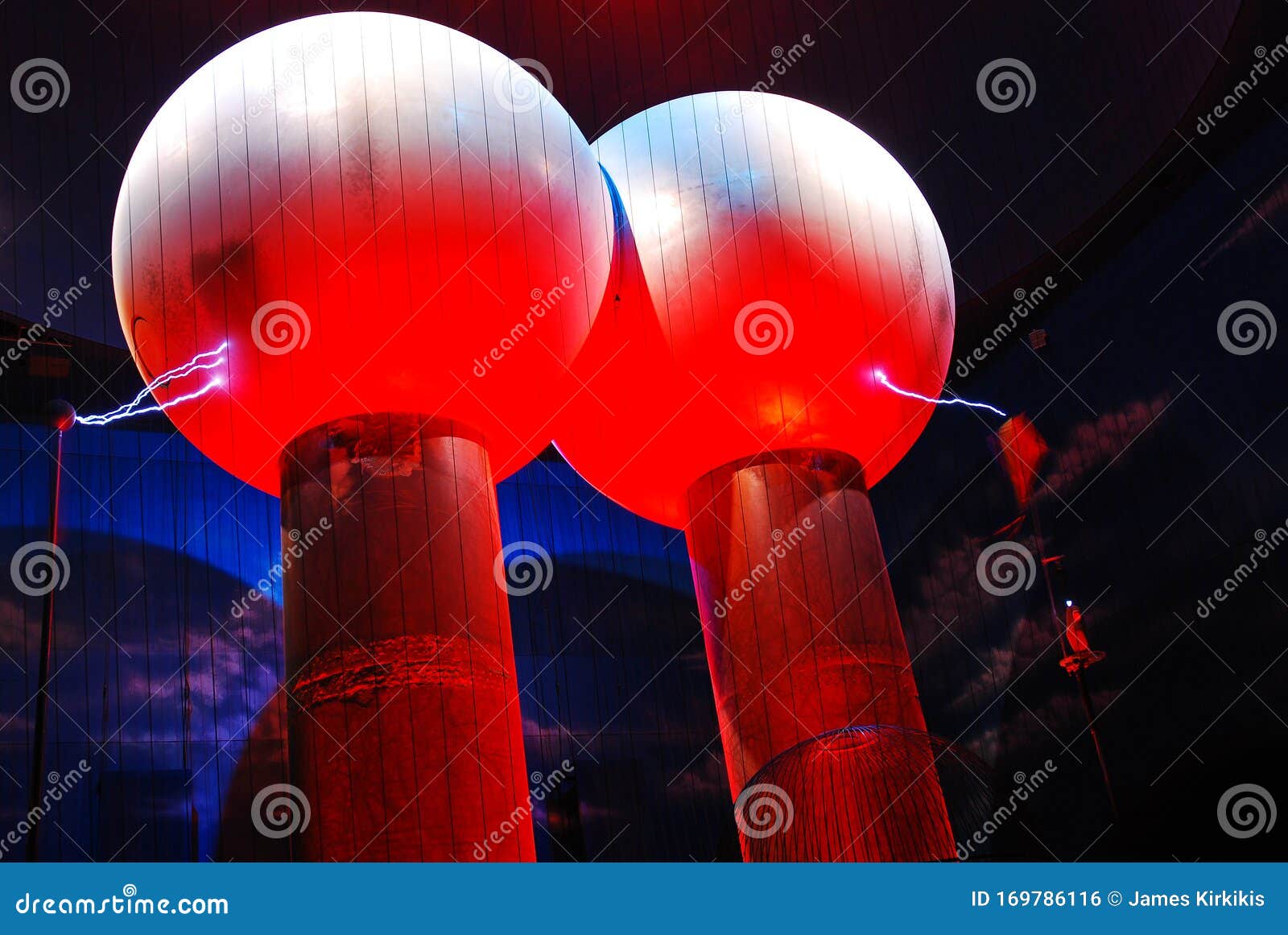 A Van Der Graaf Generator Creates Artificial Lightning Editorial Photo ...