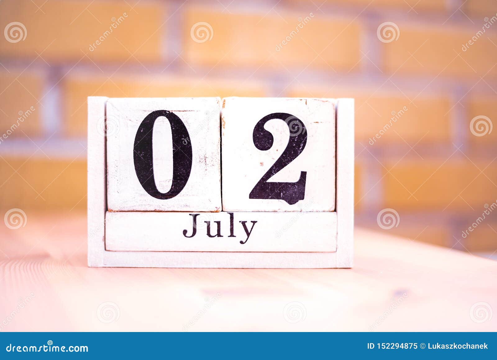 2 Van Juli - 2 Juli - Verjaardag - Nationale Anisettedag Stock ...