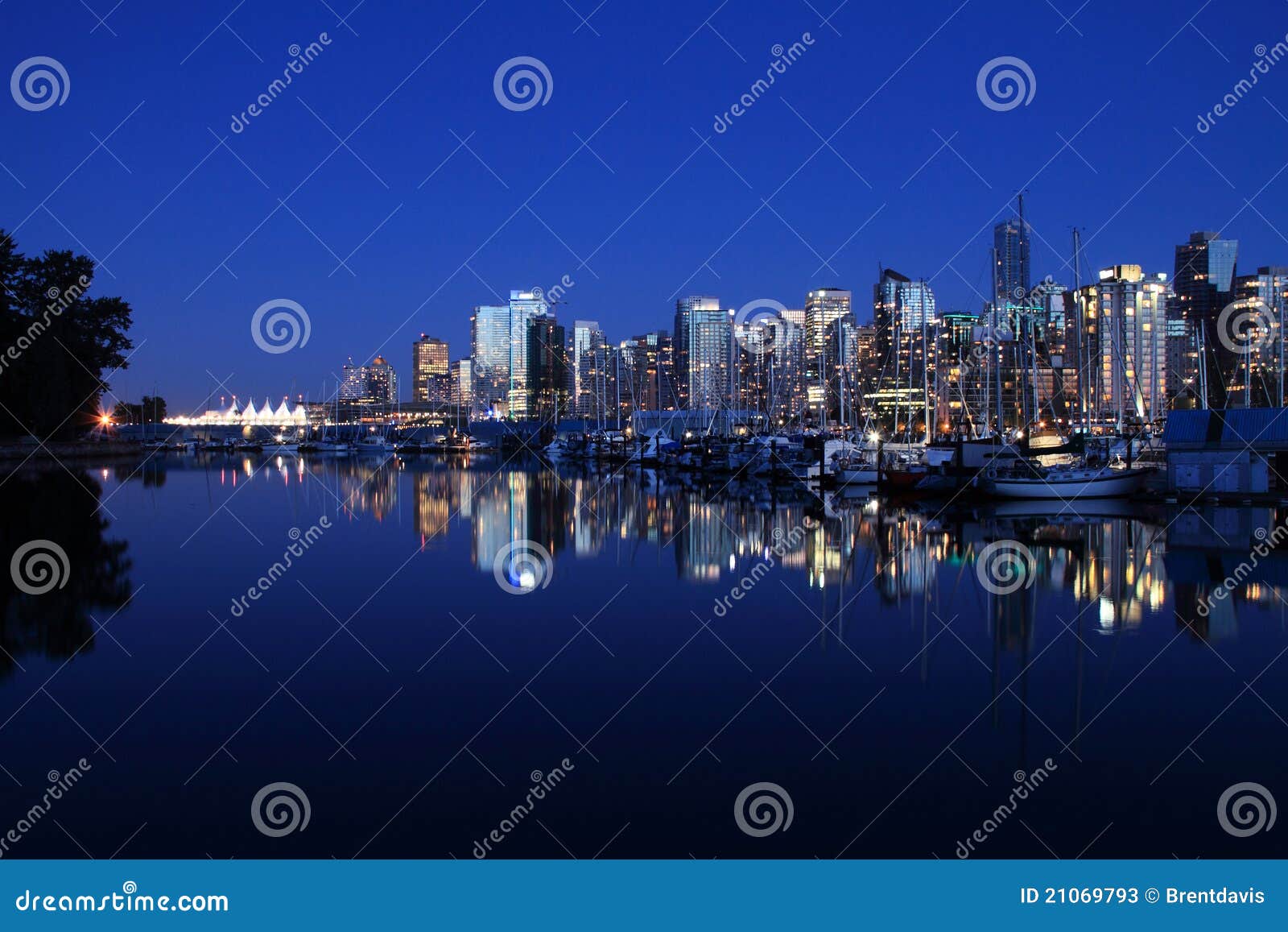 Vancouver Skyline stock image. Image of lights, city - 21069793
