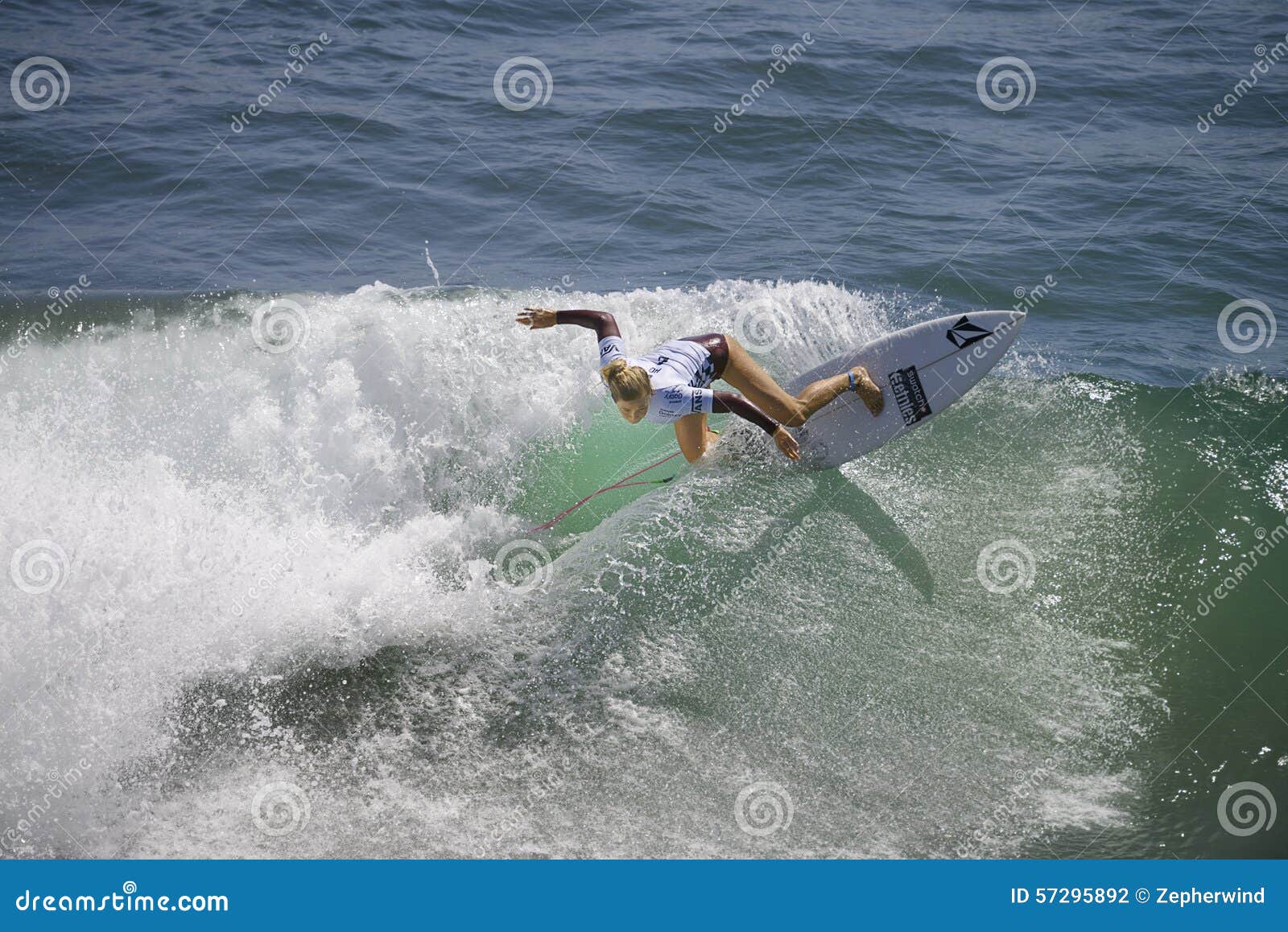 2015 Vans US Open of Surfing Competition Editorial Photography - Image ...