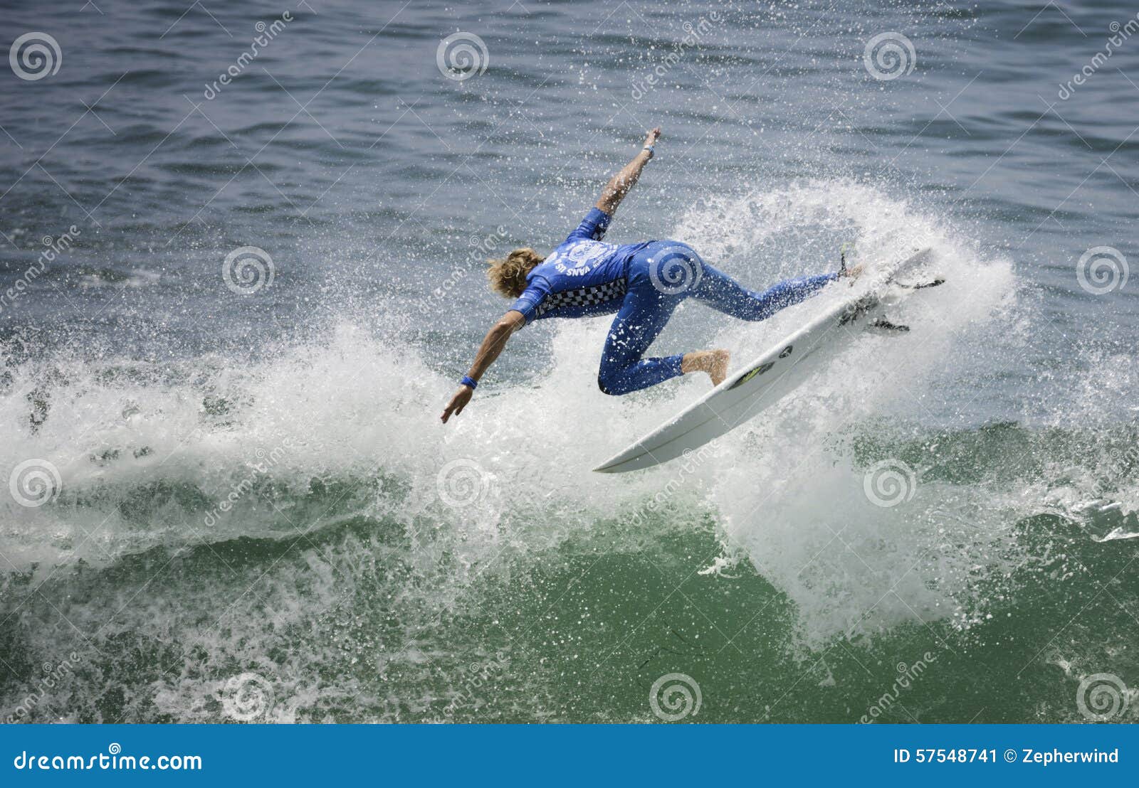 2015 Vans US Open of Surfing Competition Editorial Photo - Image of ...