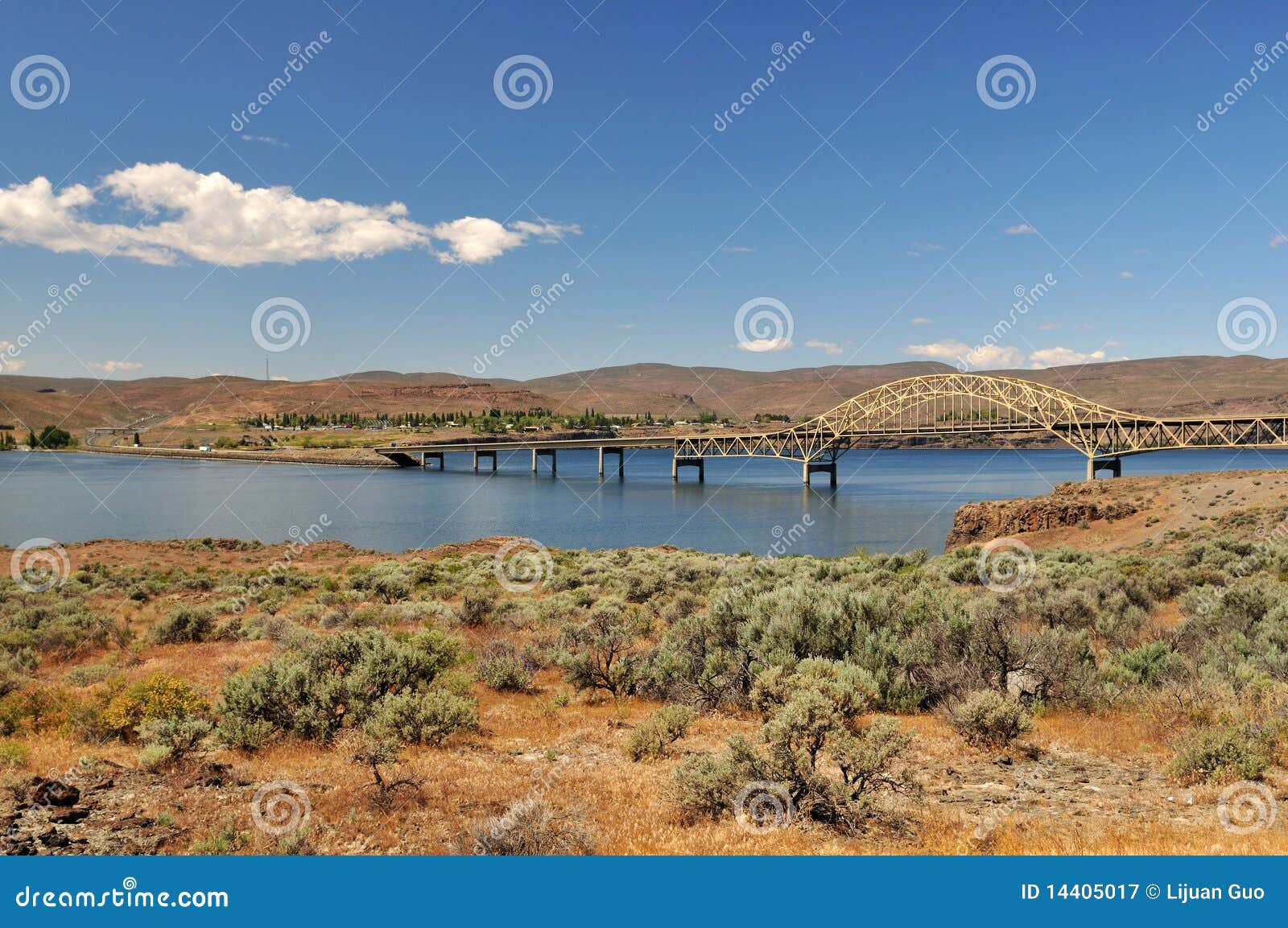 Vantage Bridge Across the Columbia River Stock Image - Image of george ...