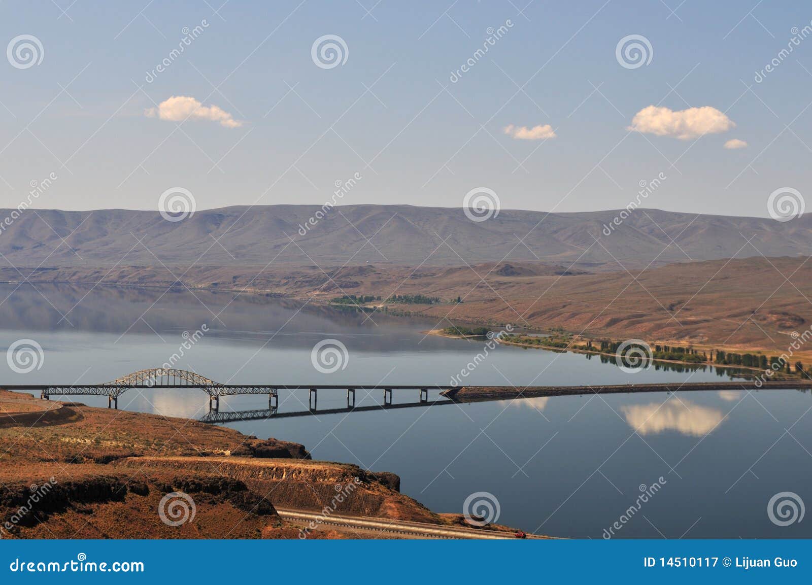 Vantage Bridge Across the Columbia River Stock Image - Image of bank ...