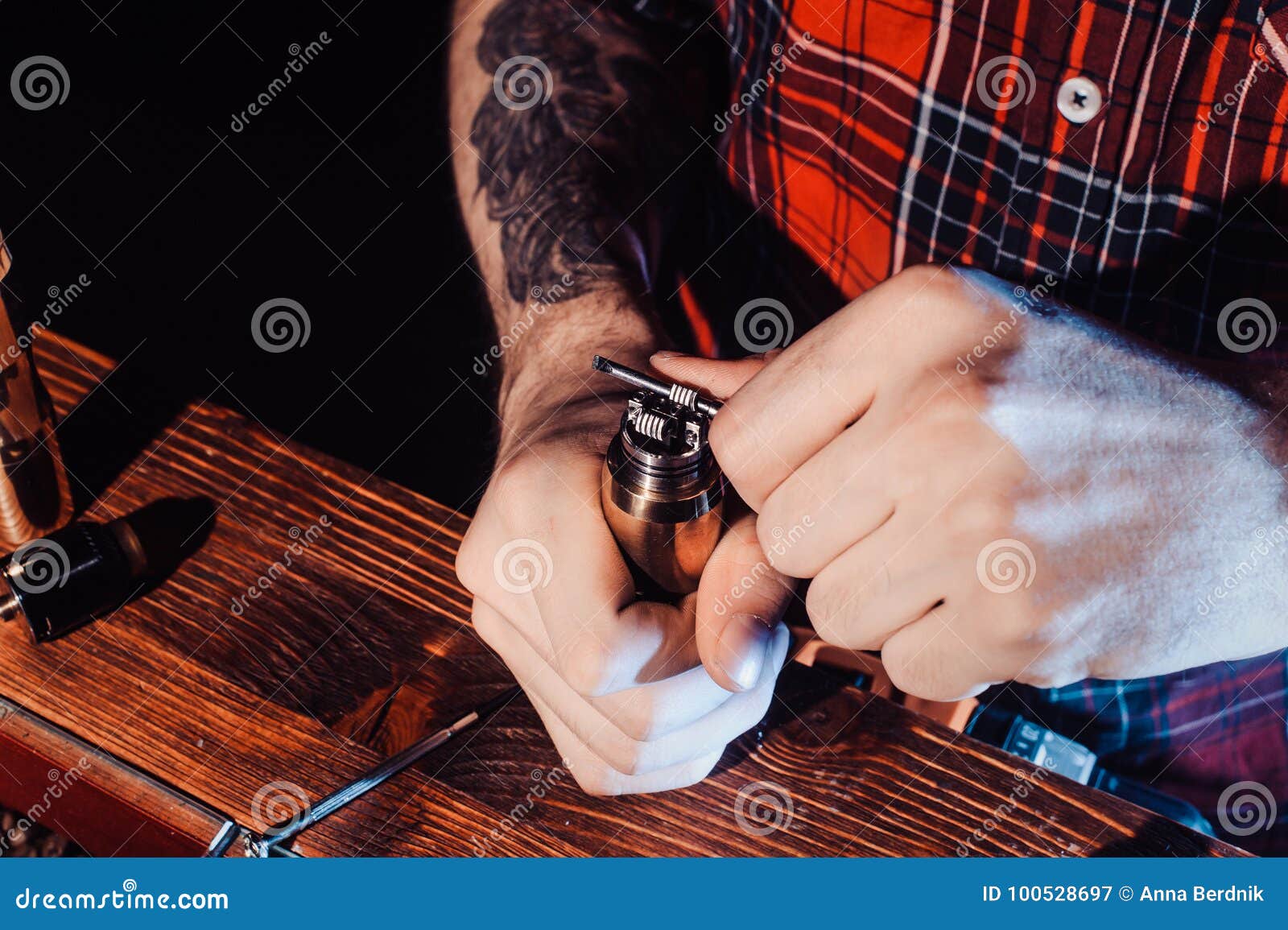 The Process of Servicing the Mechanical Vape Device. Master Replace ...