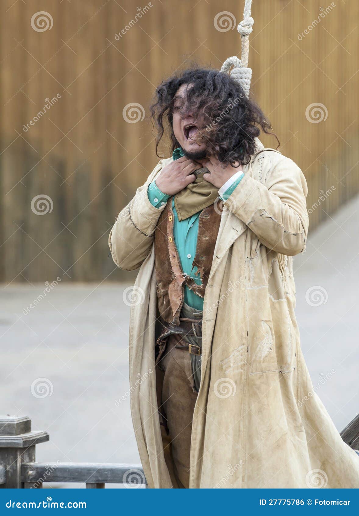 Vaquero que es colgado foto de archivo. Imagen de provincia - 27775786