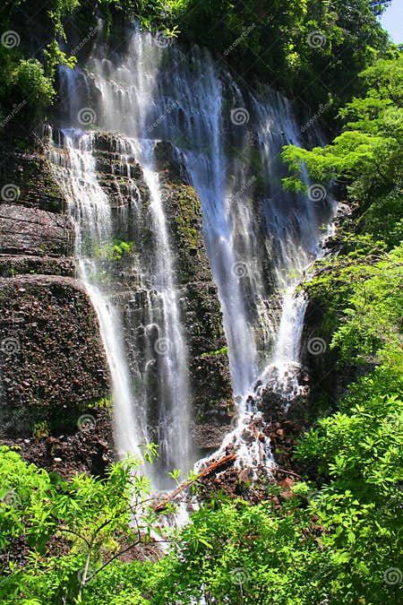 Varal waterfalls stock image. Image of parks, reyes, jungles - 2768643