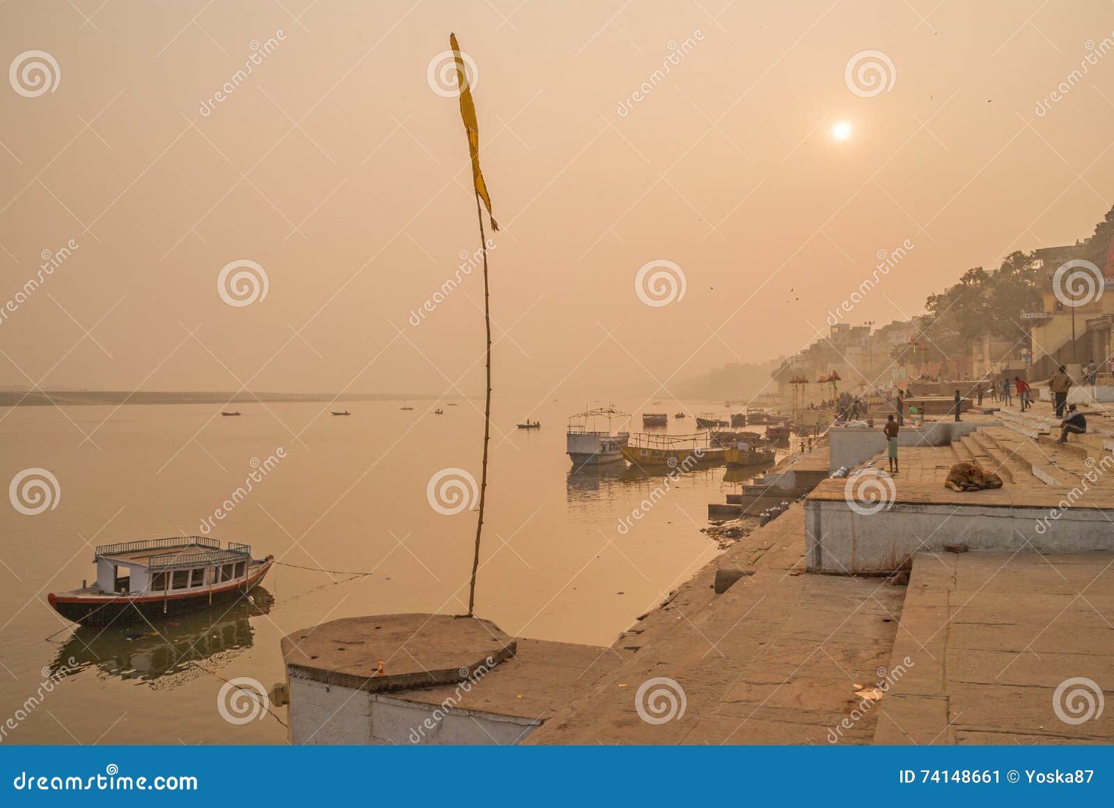 VARANASI, INDIA January 16. River Ganges Editorial Photo - Image of ...